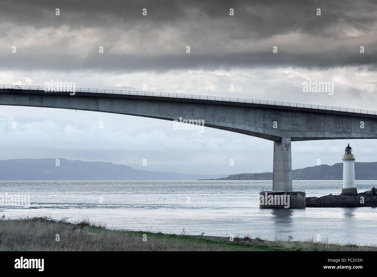Skye bridge connecting the Isle of Skye with the scottish mainland ...