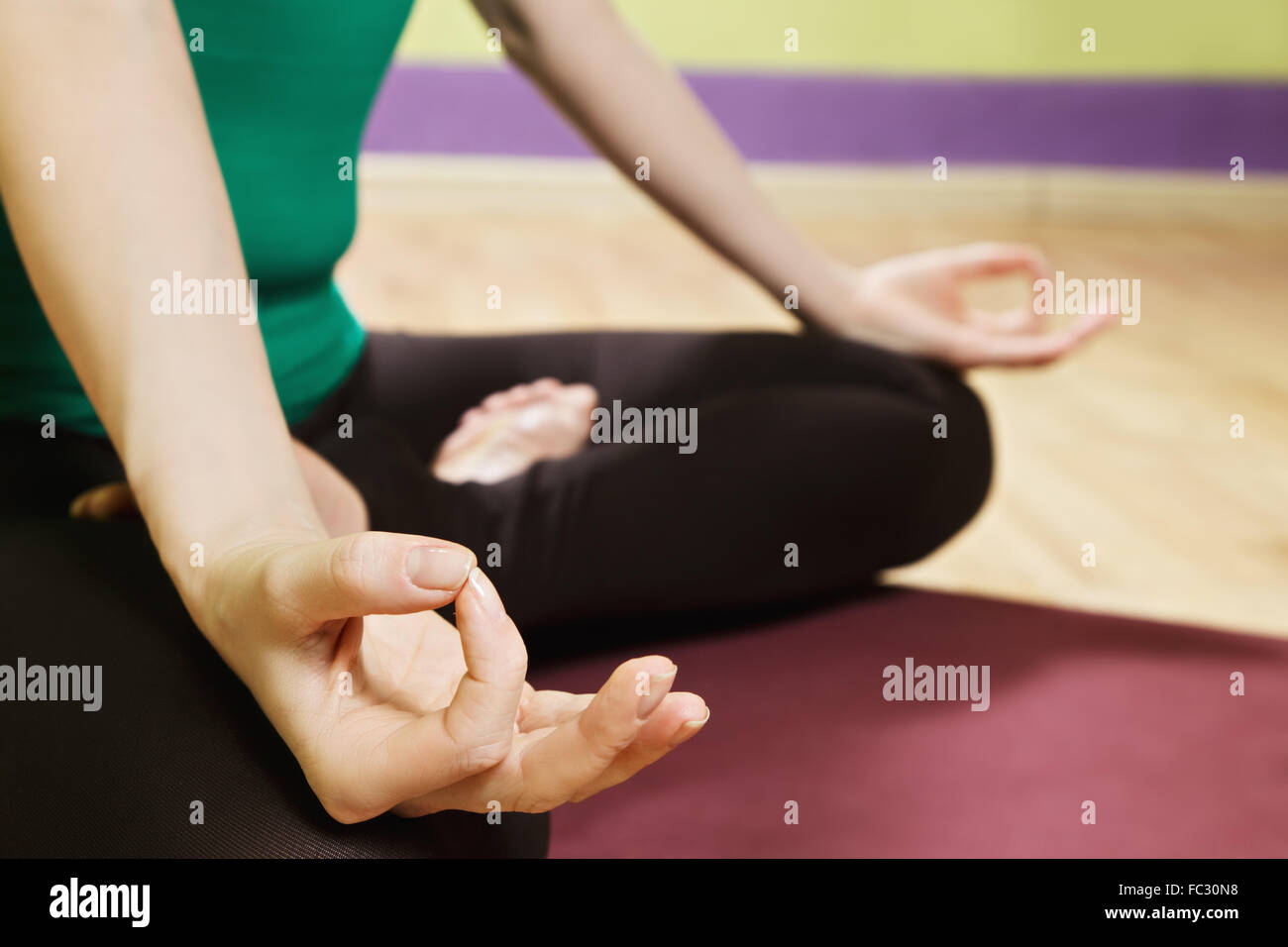 Pose detail hi-res stock photography and images - Alamy