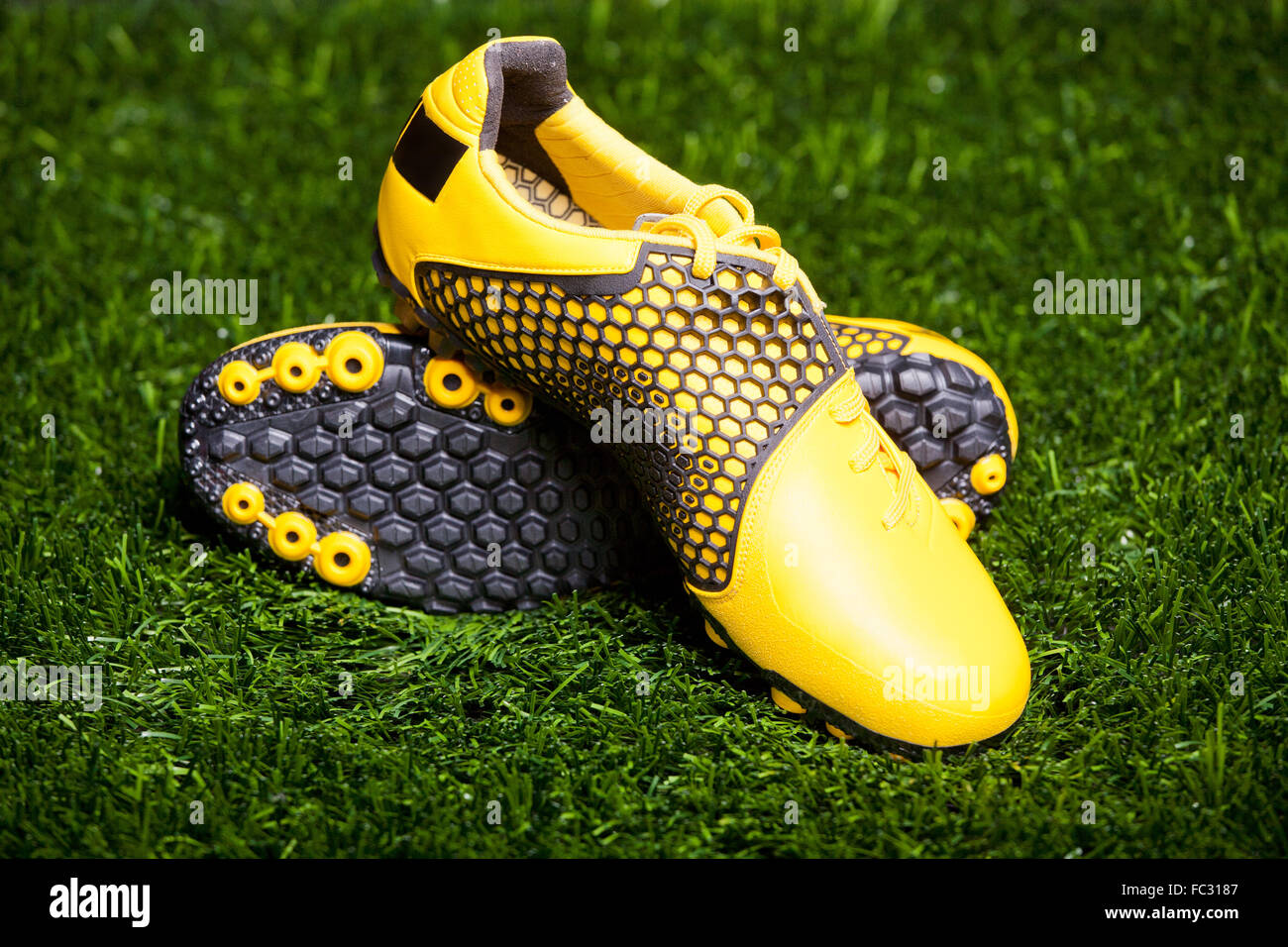 Dirt soccer field hi-res stock photography and images - Alamy