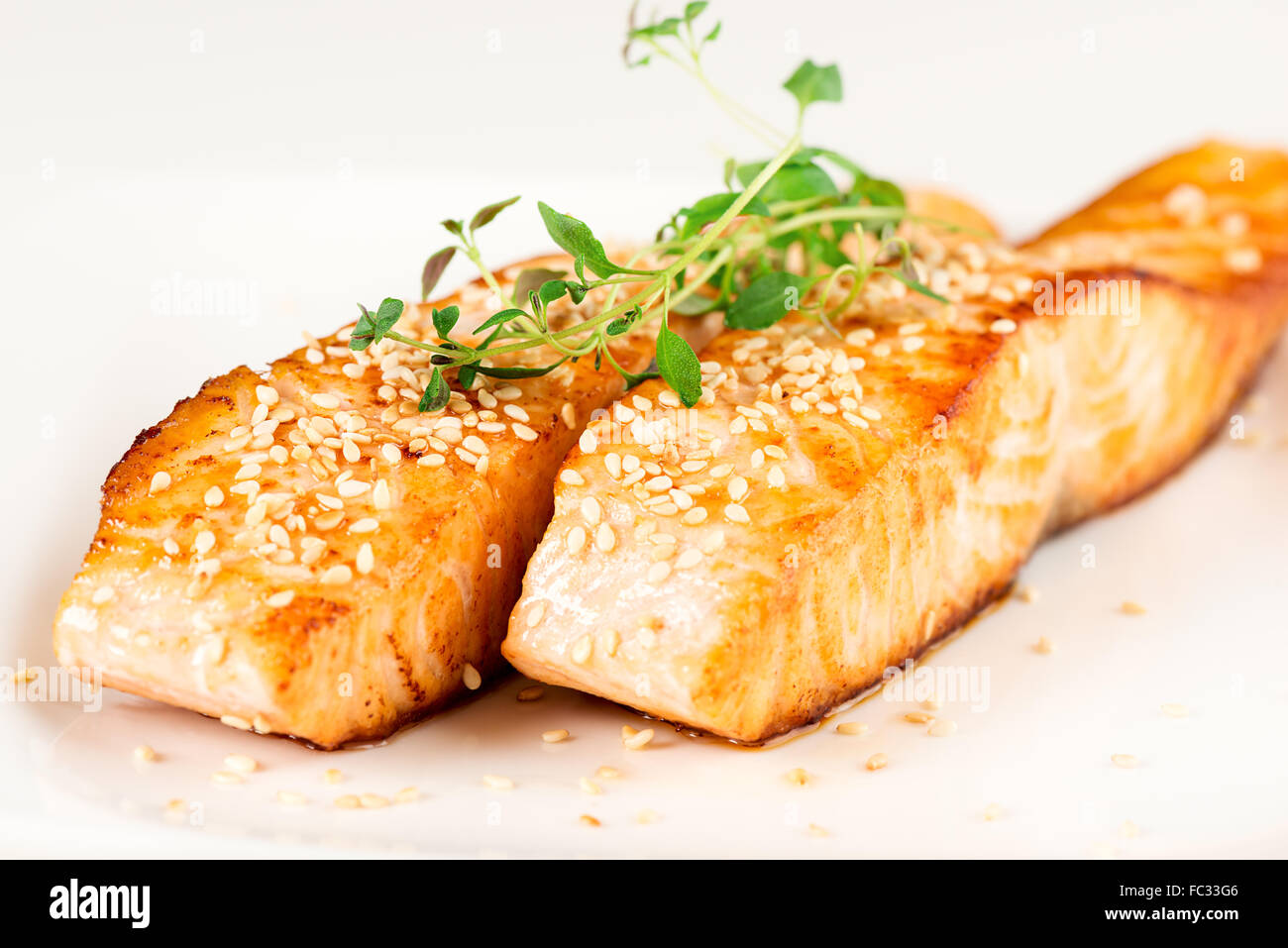 Salmon barbecue close up hi-res stock photography and images - Alamy
