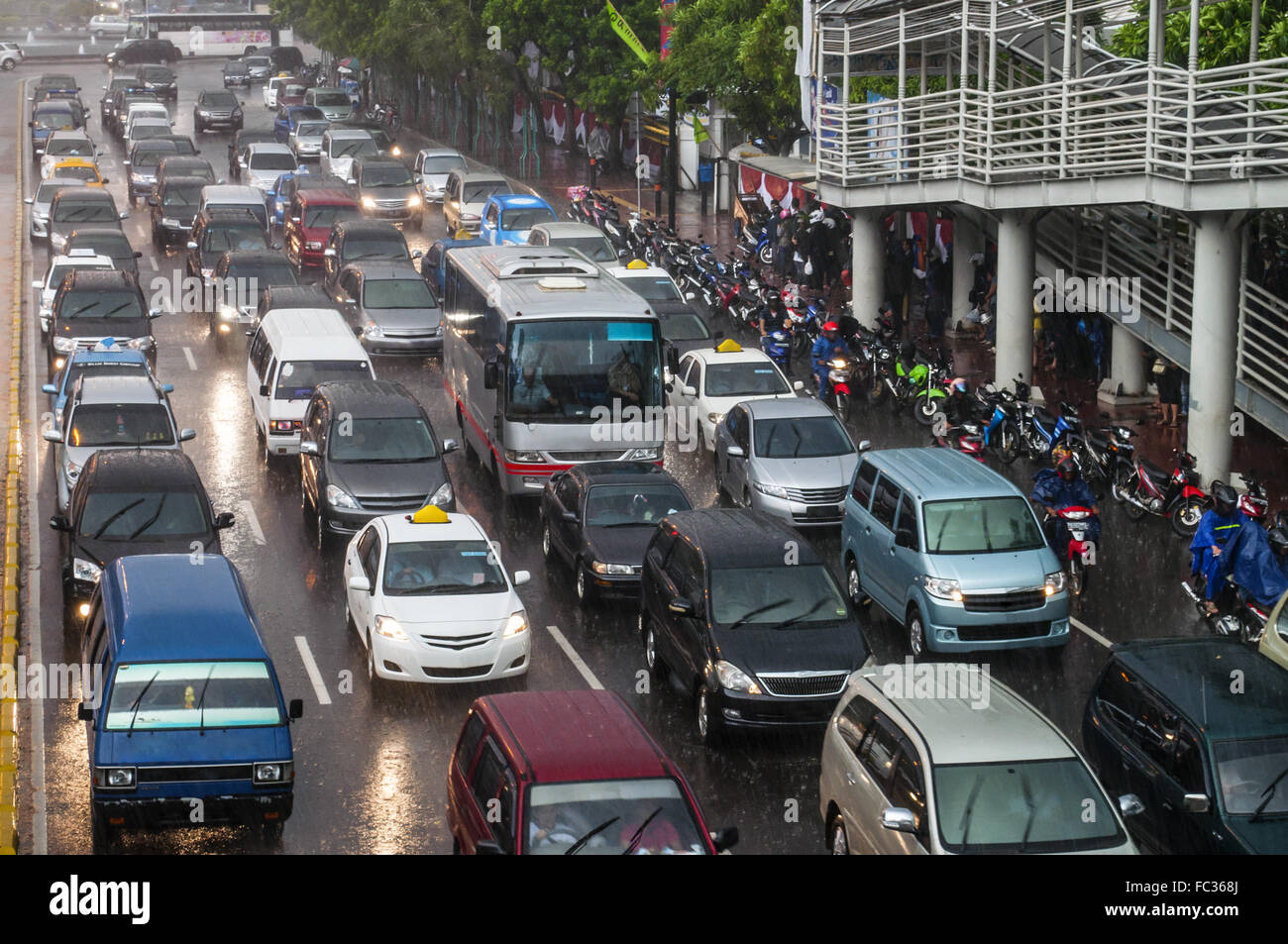 Rainy traffic jam Stock Photo - Alamy