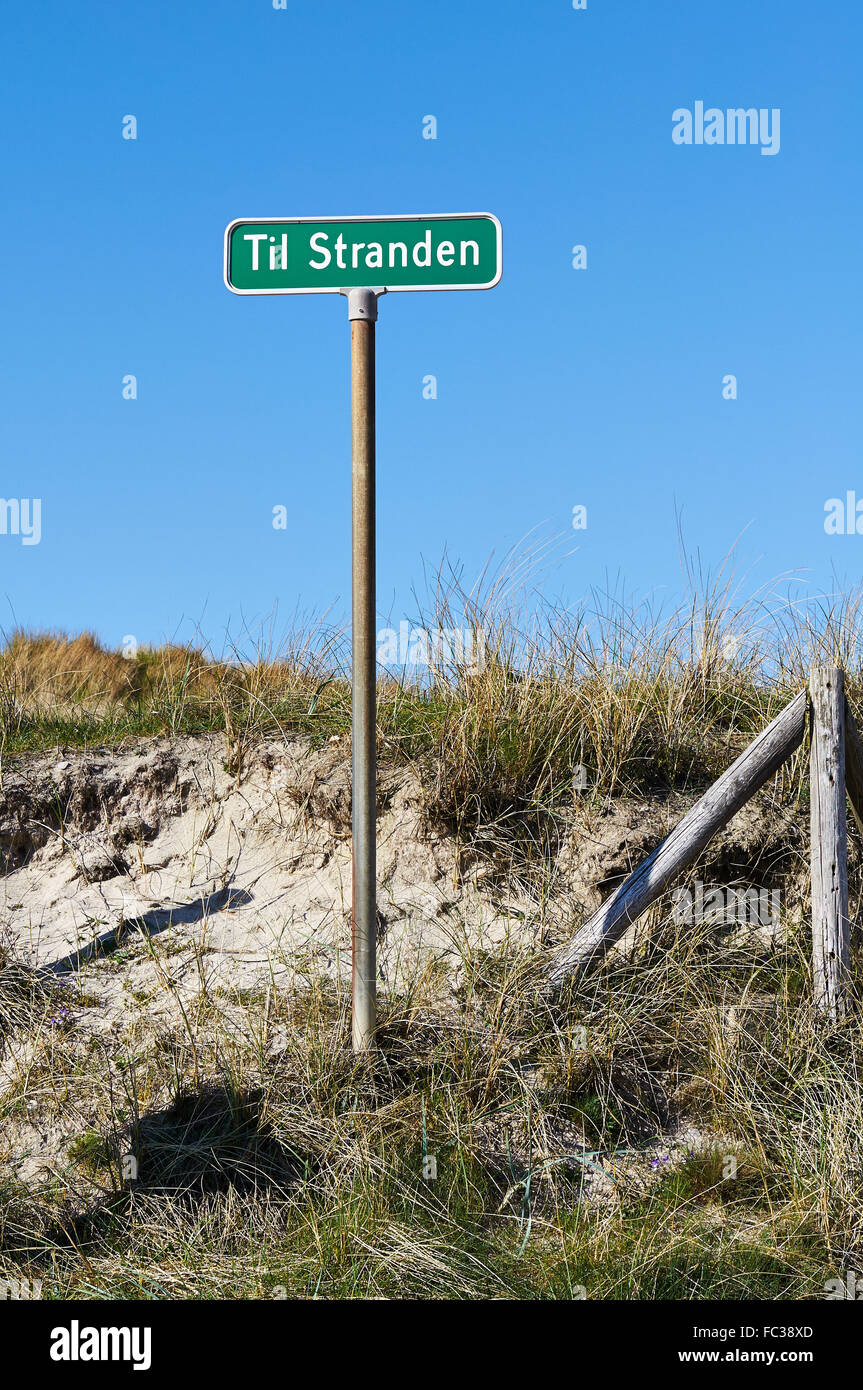 Signpost at the beach hi-res stock photography and images - Alamy