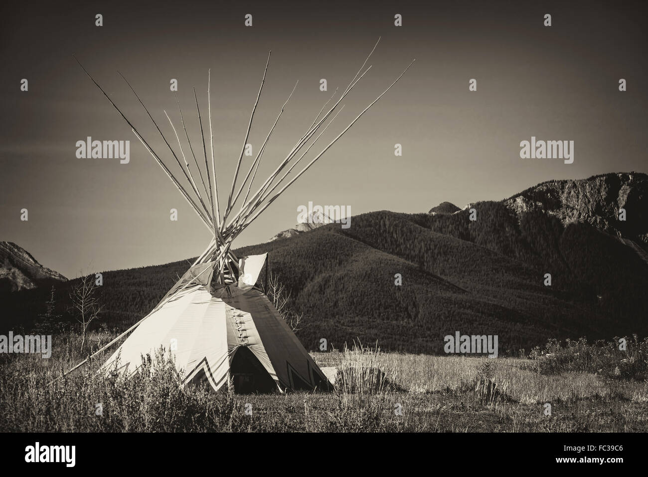 Native american reservation housing hi-res stock photography and images ...