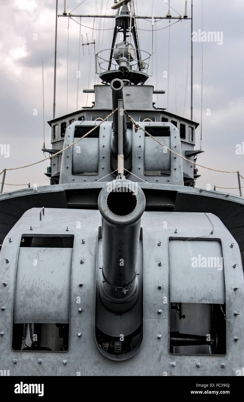 Old cannons mouth hi-res stock photography and images - Alamy
