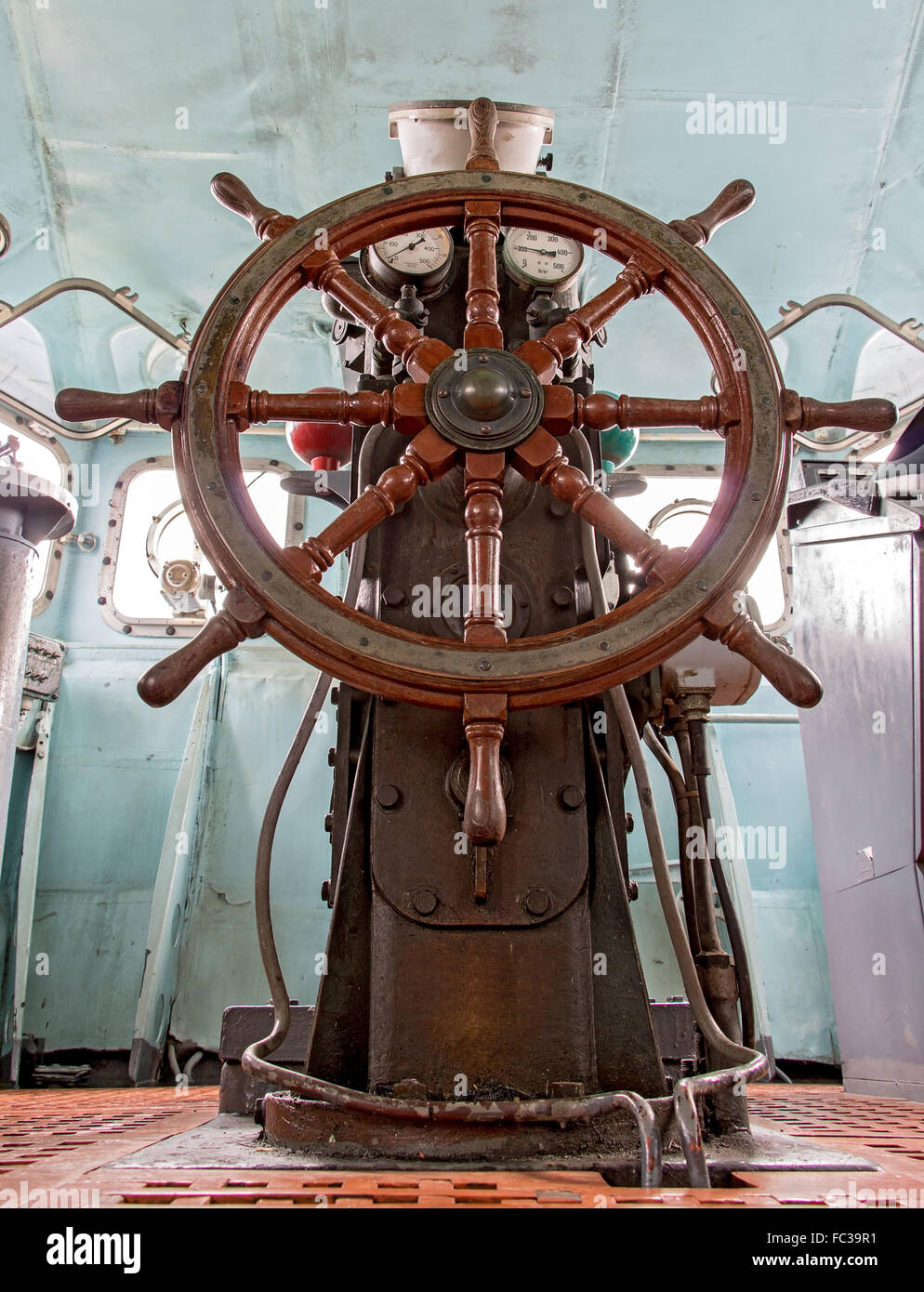 Vintage boat cabin helm hi-res stock photography and images - Alamy