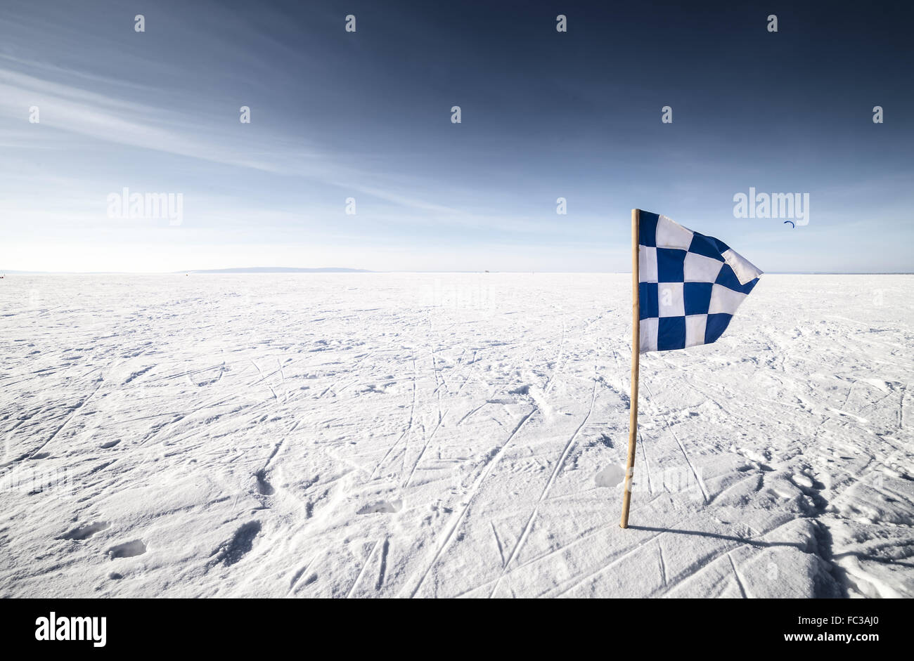 Checker line hi-res stock photography and images - Alamy