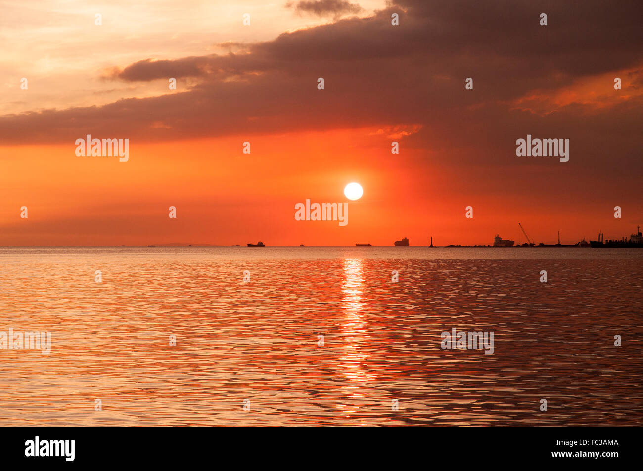 Beautiful sunset at Manila Bay Stock Photo - Alamy