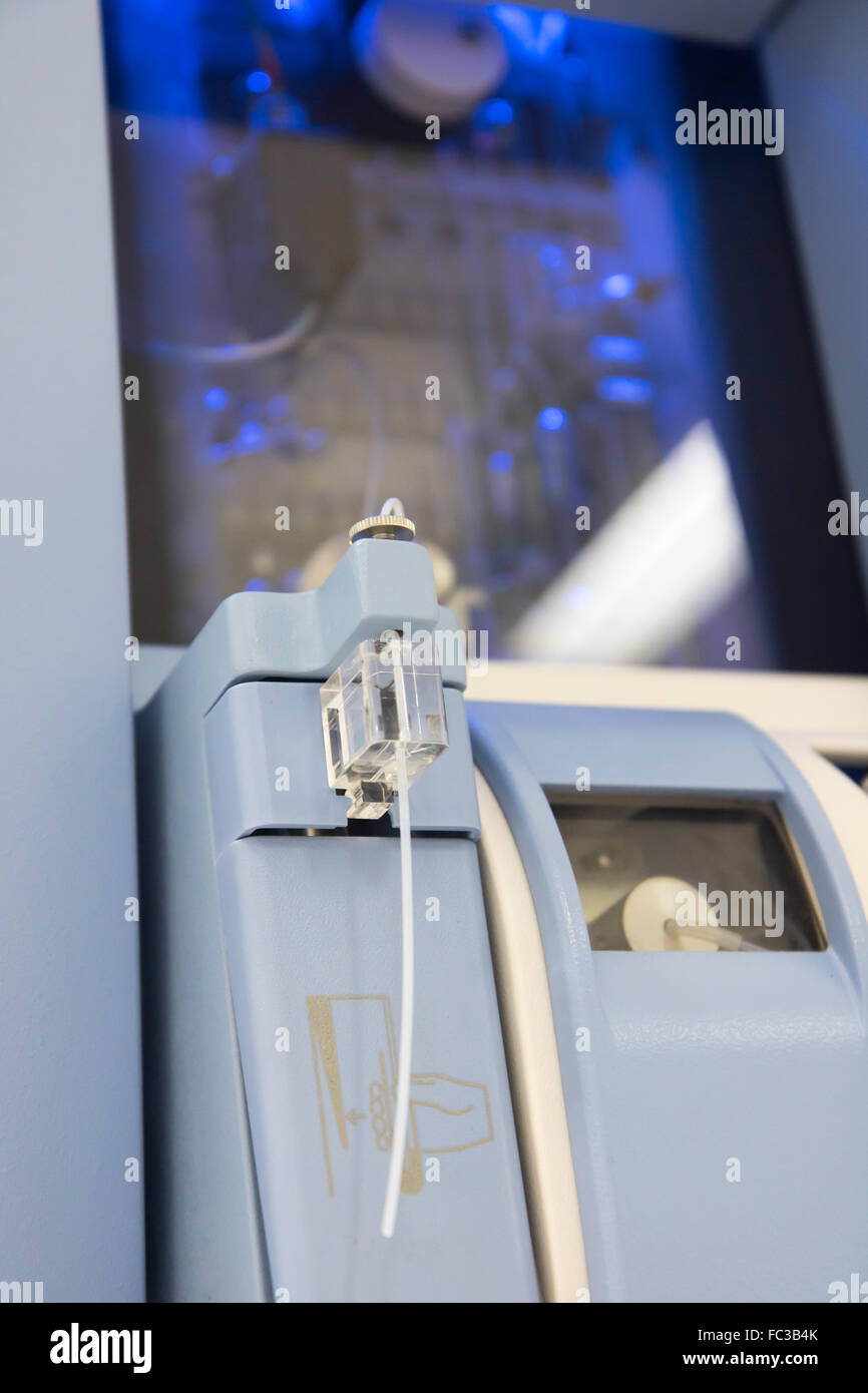 Hematology analyzer hi-res stock photography and images - Alamy