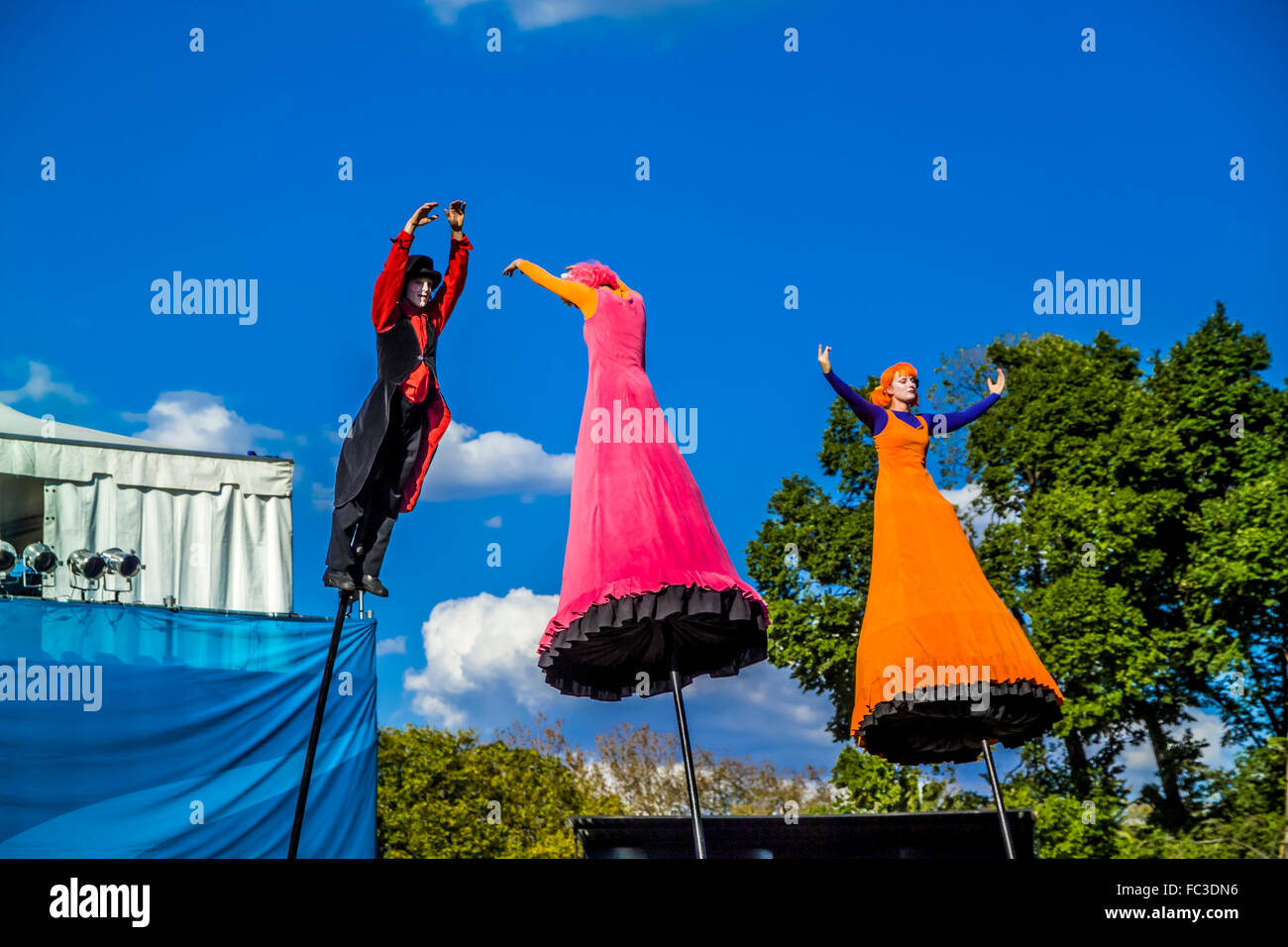 Melbourne-based, world-renowned performing arts co. Strange Fruit ...