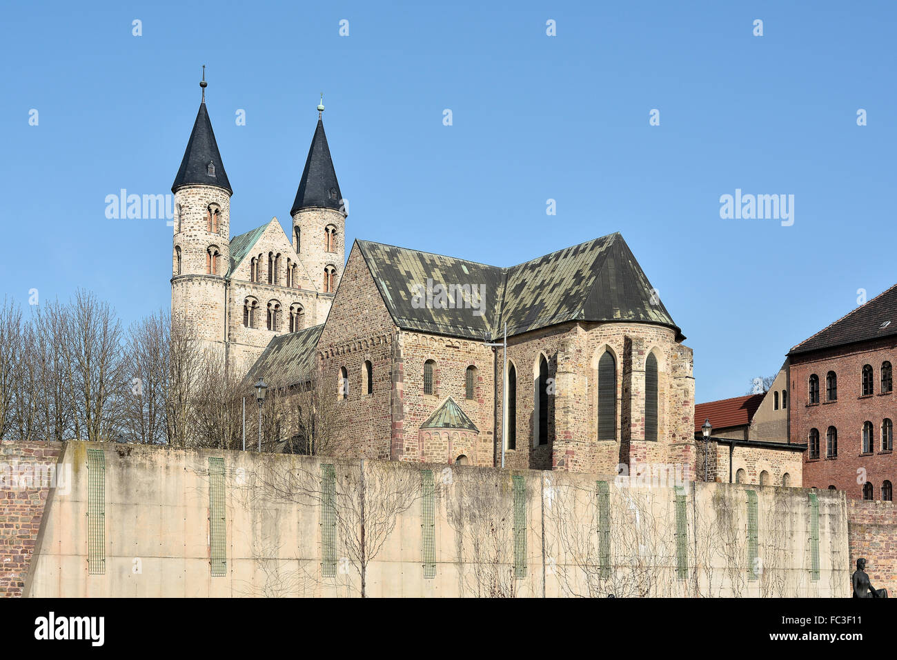 Magdeburg cathedral in the old town hi-res stock photography and images ...