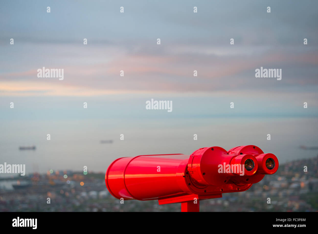Red binocular hi-res stock photography and images - Alamy
