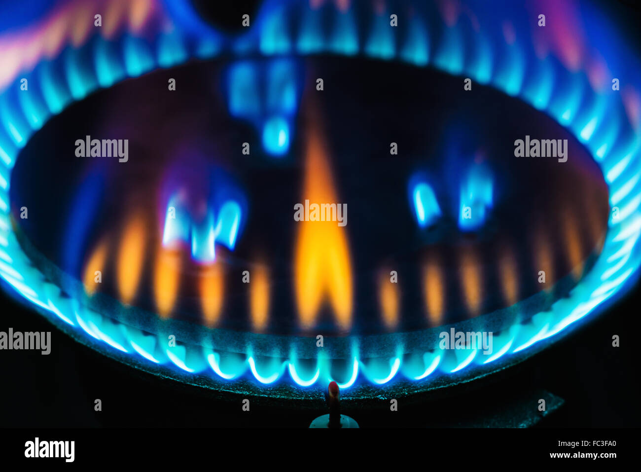 kitchen gas burner flame Stock Photo - Alamy