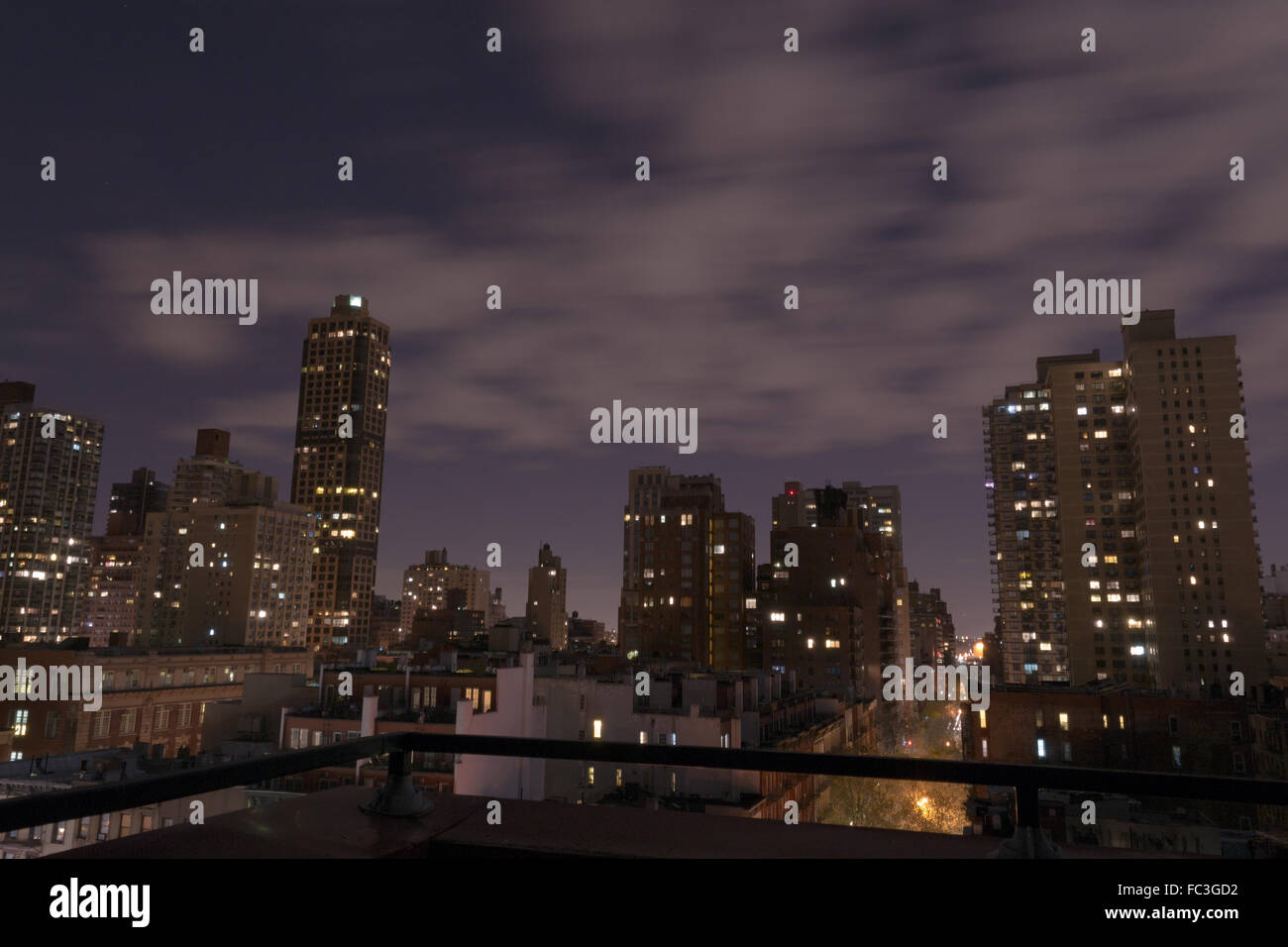 Nyc rooftop terrace night hi-res stock photography and images - Alamy