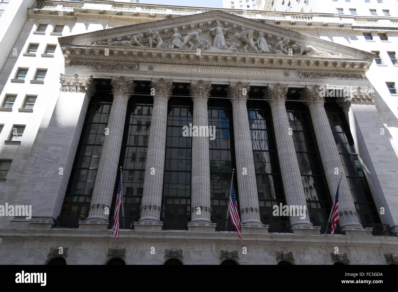 Financial money power building hi-res stock photography and images - Alamy
