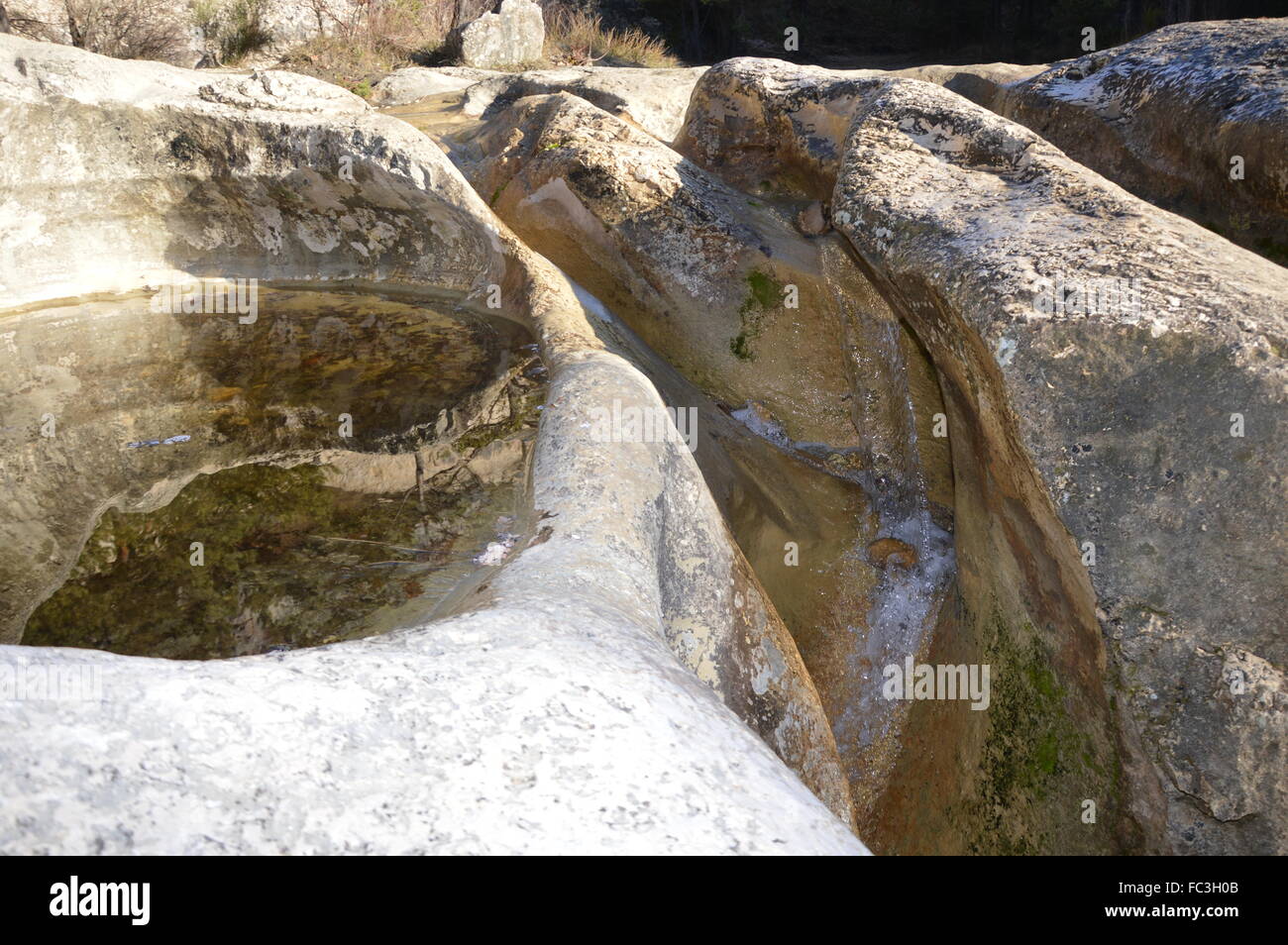 Small waterfall hi-res stock photography and images - Alamy