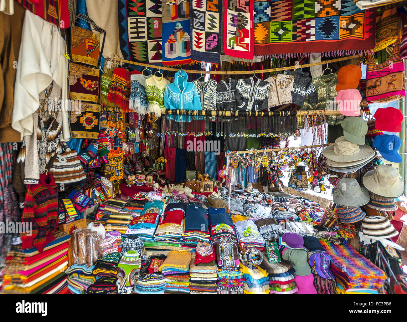 Outdoor market peru hi-res stock photography and images - Alamy