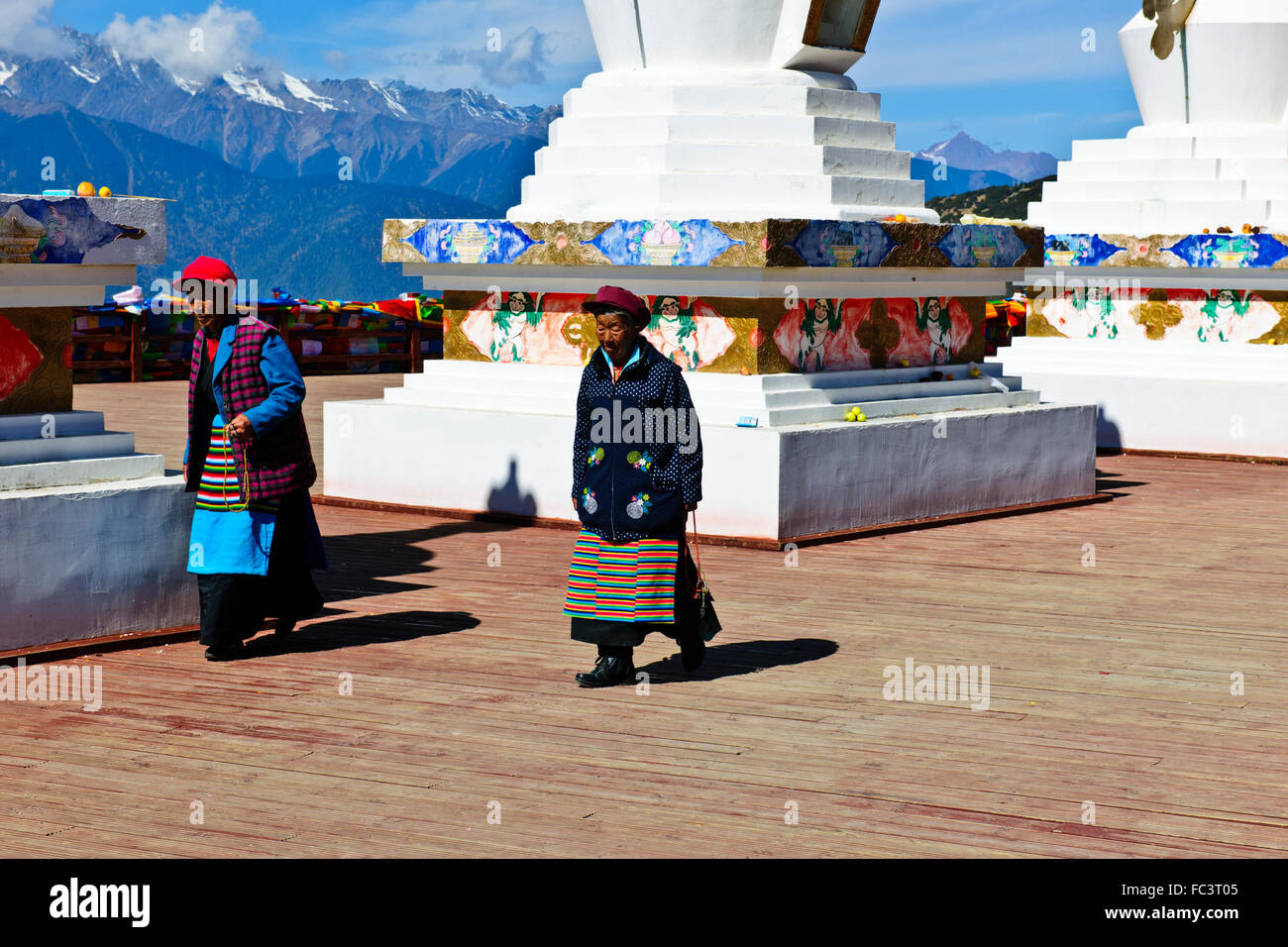 Feilal Temple Mingyong Glacier,Meili Snow Mountain Range,Holy Kawagebo ...