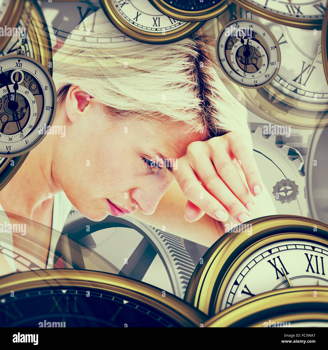 Woman crying computer hi-res stock photography and images - Alamy