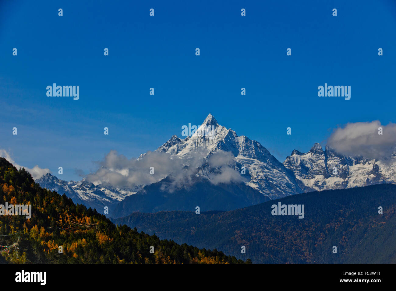 Meili Snow Mountain Range,Mingyong Glacier,Holy Kawagebo Peak worshiped ...
