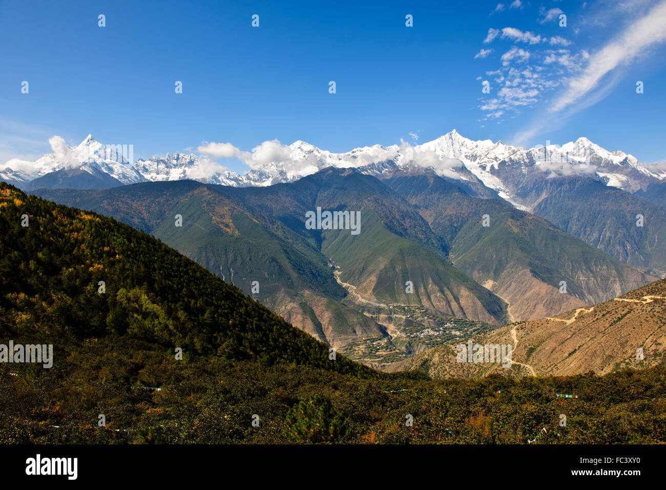 Meili Snow Mountain Range,Mingyong Glacier,Holy Kawagebo Peak worshiped ...