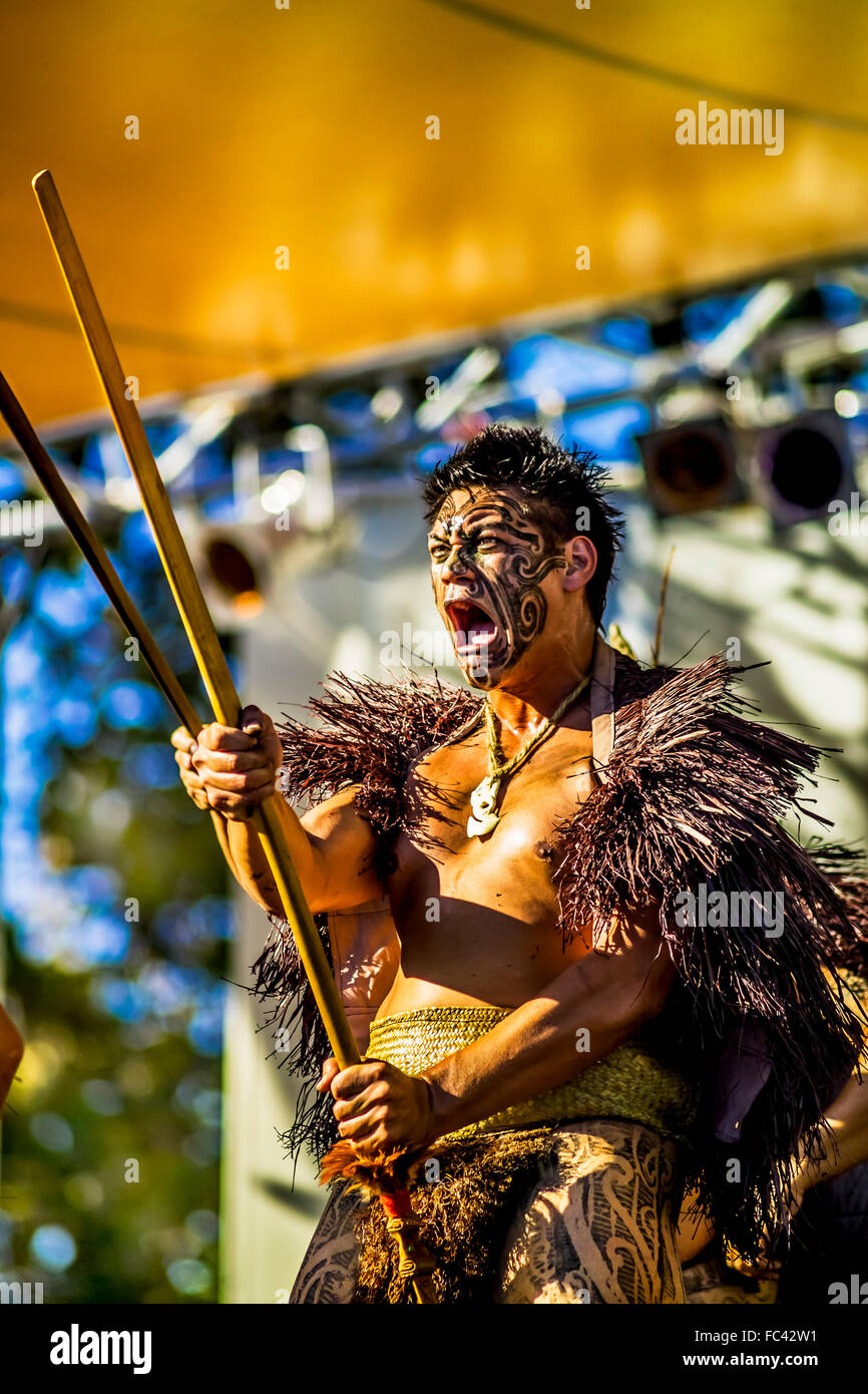 War cry dance hi-res stock photography and images - Alamy