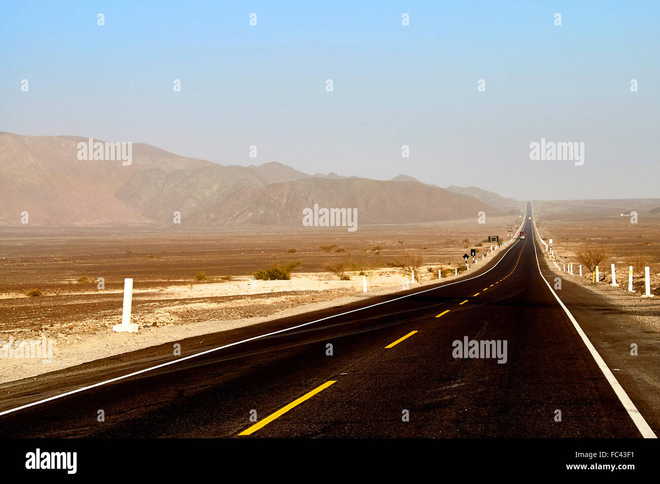 Peru scenic road hi-res stock photography and images - Alamy