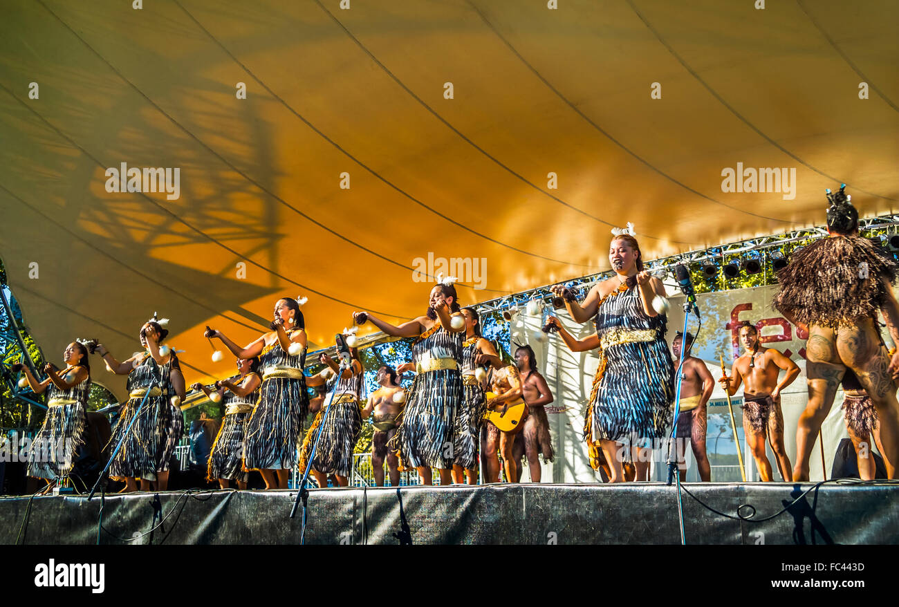 Maori women performing the haka (war dance) at Melbourne Festival ...