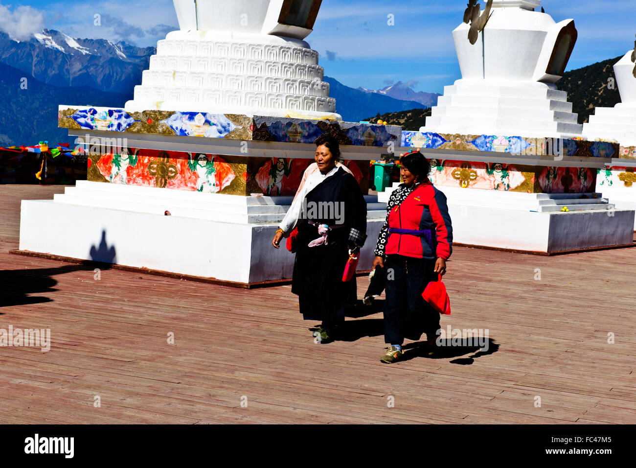 Feilal Temple Mingyong Glacier,Meili Snow Mountain Range,Holy Kawagebo ...