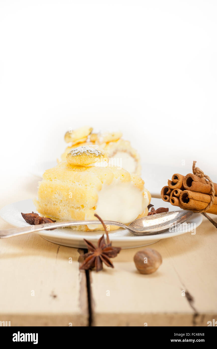 Cream roll hi-res stock photography and images - Alamy