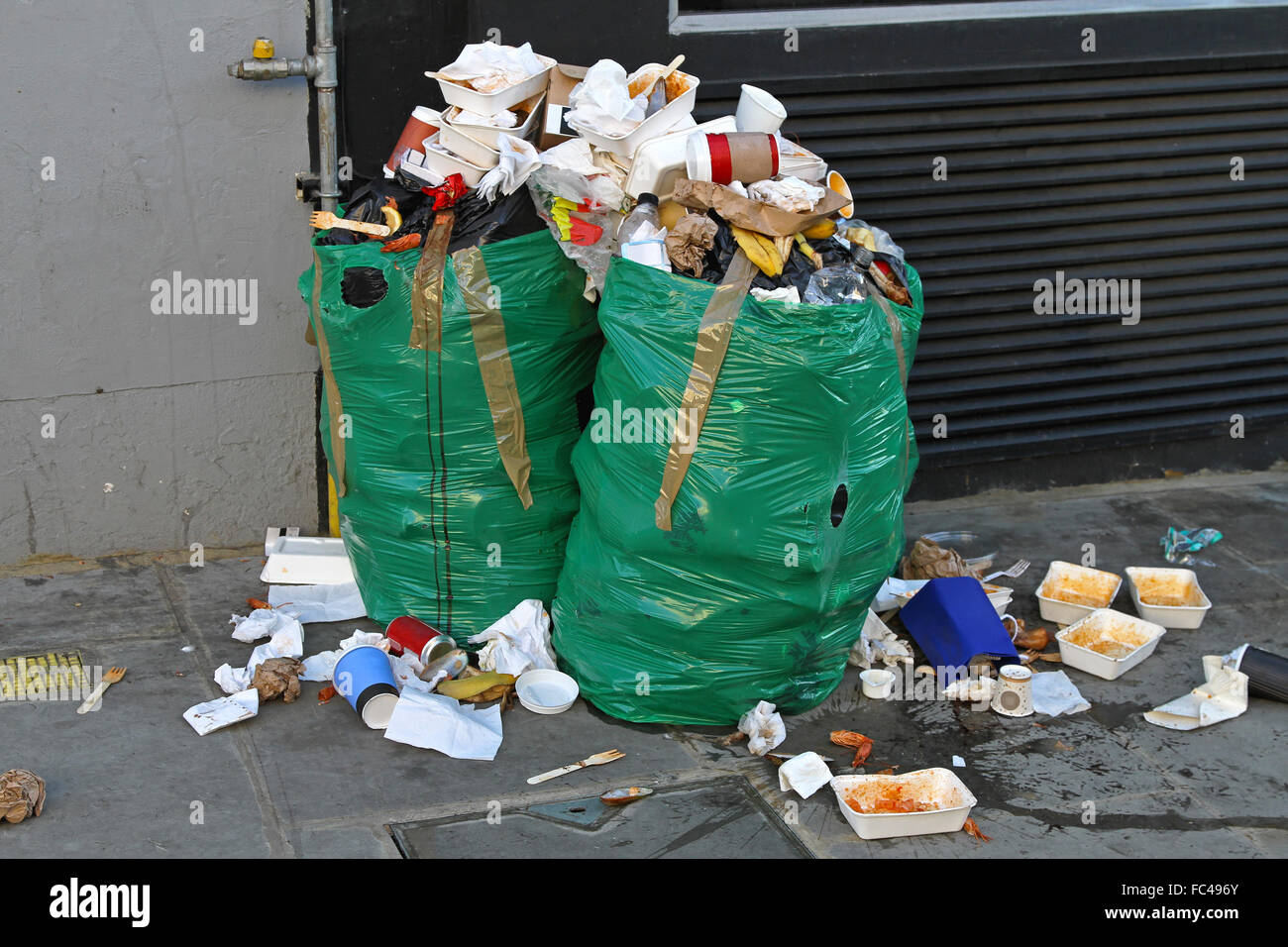 Unwanted litter hi-res stock photography and images - Alamy