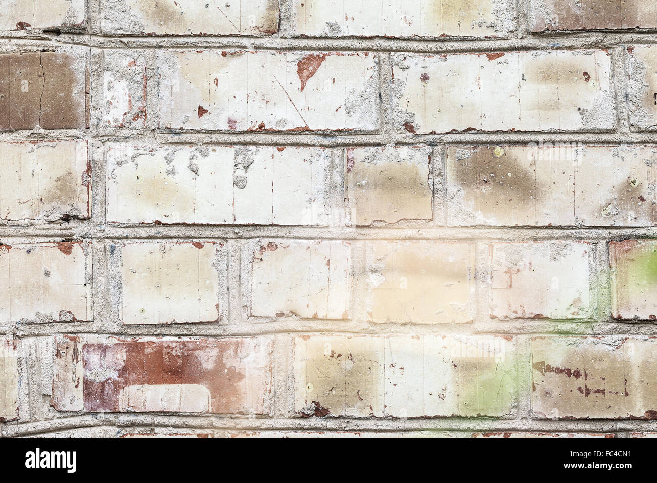 Broken white brick wall hi-res stock photography and images - Alamy
