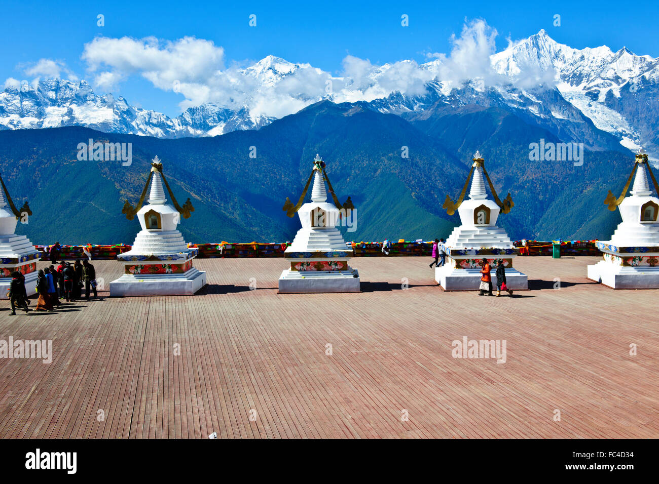 Feilal Temple Mingyong Glacier,Meili Snow Mountain Range,Holy Kawagebo ...