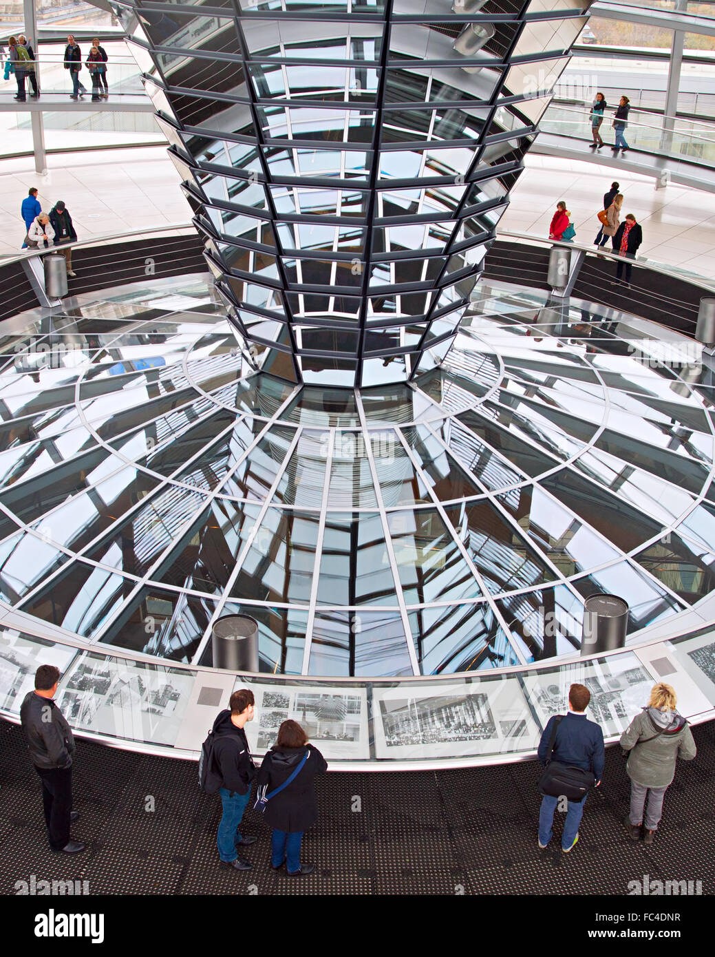 Dome of the reichstag vertical hi-res stock photography and images - Alamy
