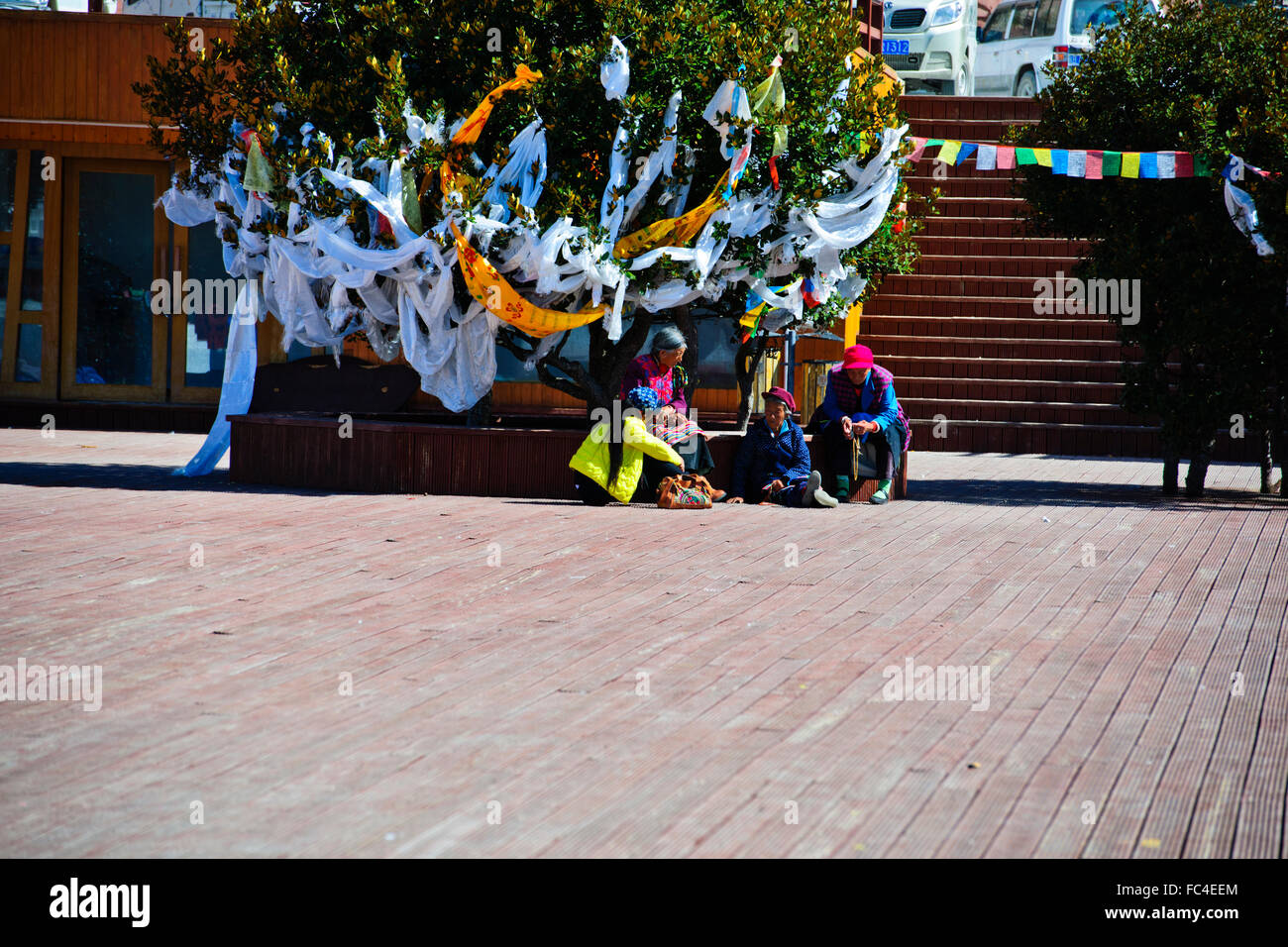 Feilal Temple Mingyong Glacier,Meili Snow Mountain Range,Holy Kawagebo ...