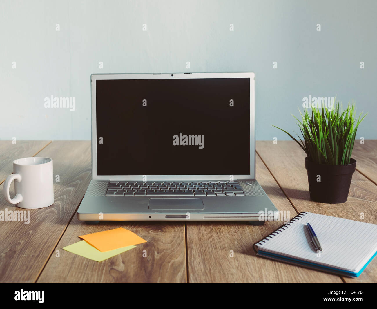 Coffee shop desk hi-res stock photography and images - Alamy