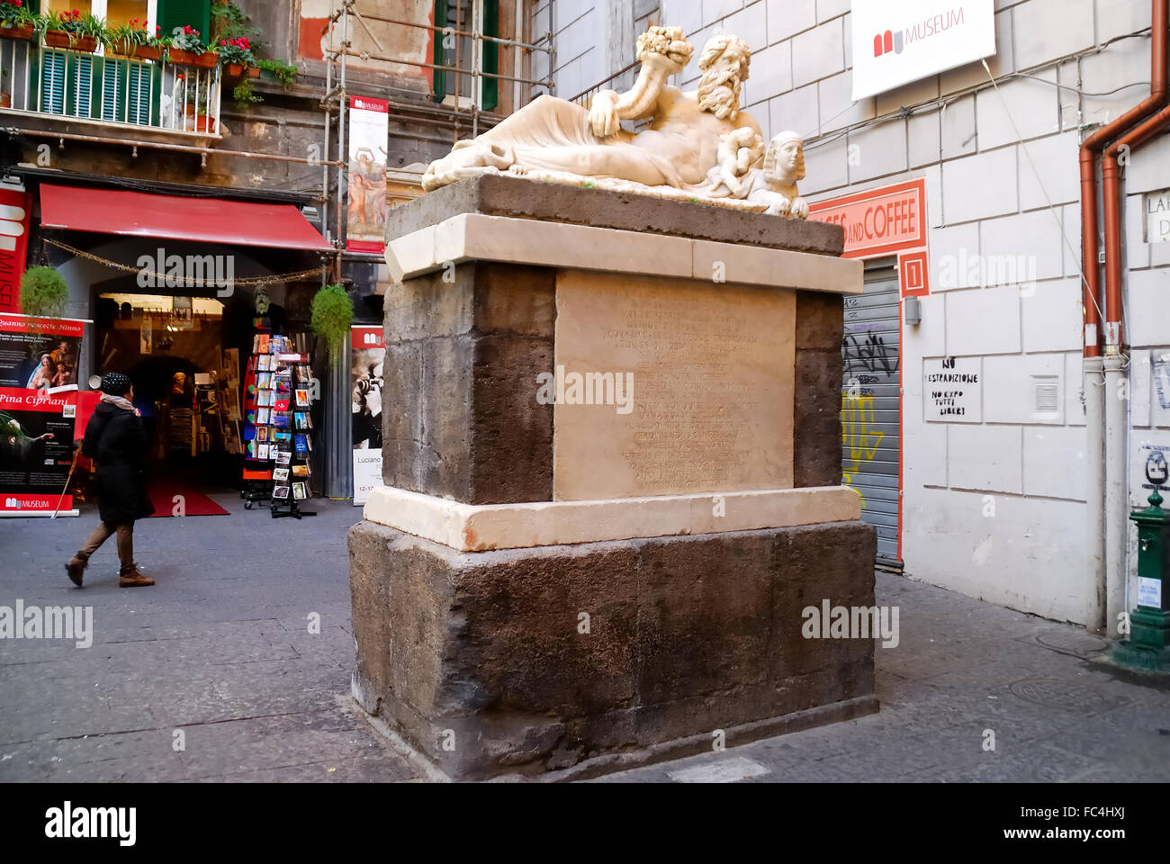 Piazzetta nilo nile square roman statue hi-res stock photography and ...