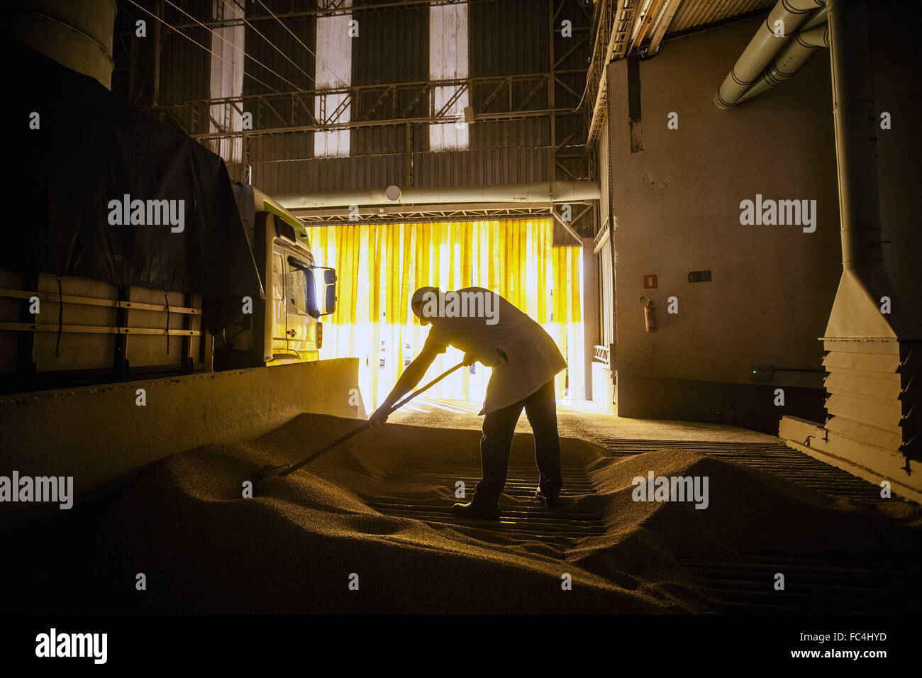 Flour mill worker hi-res stock photography and images - Alamy