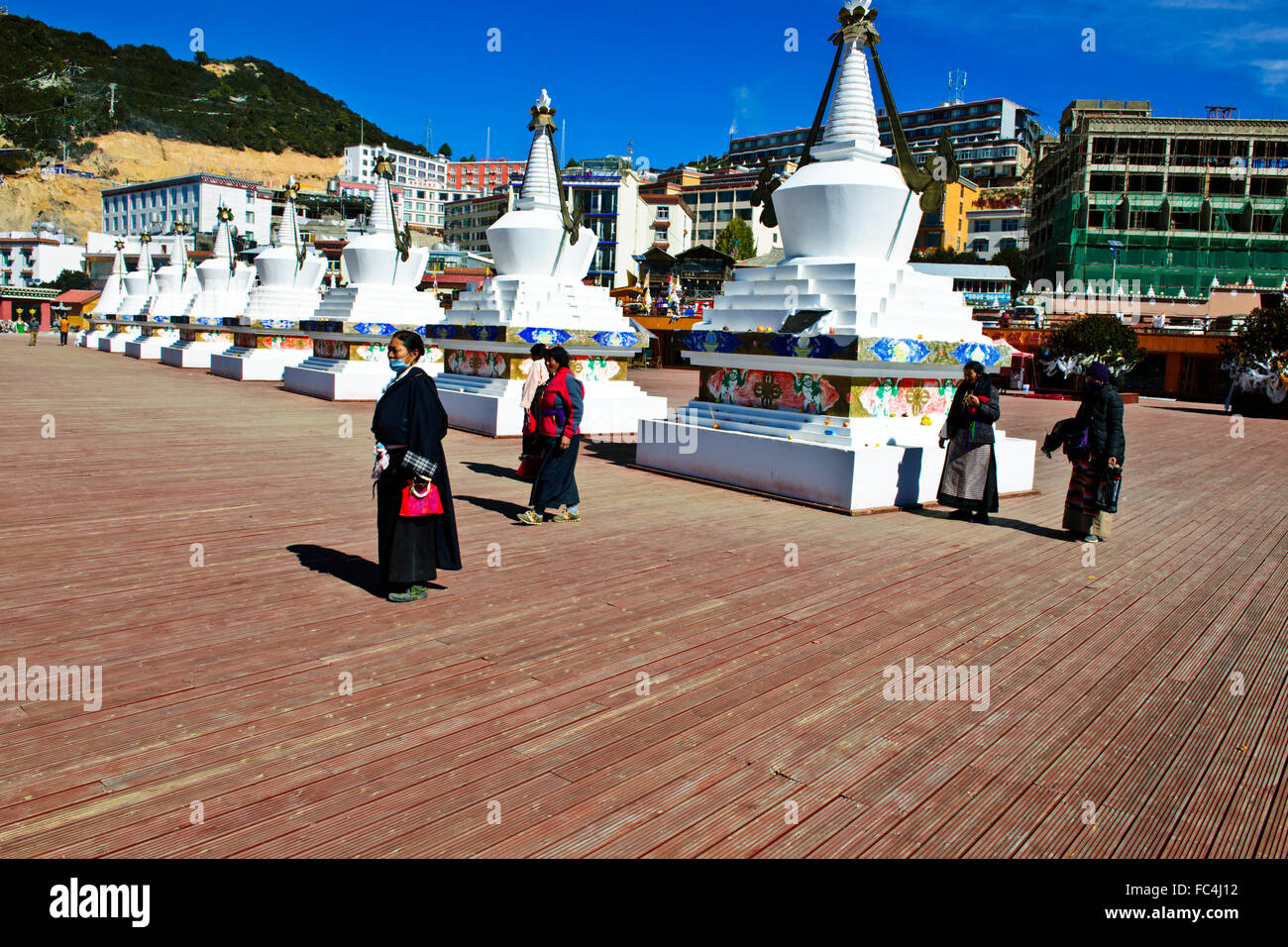 Feilal Temple Mingyong Glacier,Meili Snow Mountain Range,Holy Kawagebo ...
