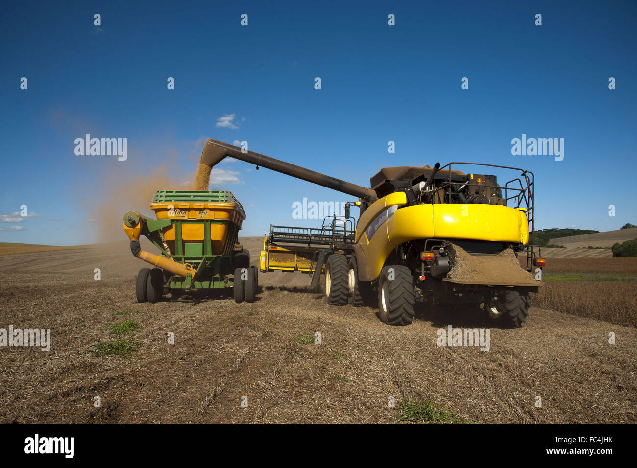 Trailer unloading hi-res stock photography and images - Alamy