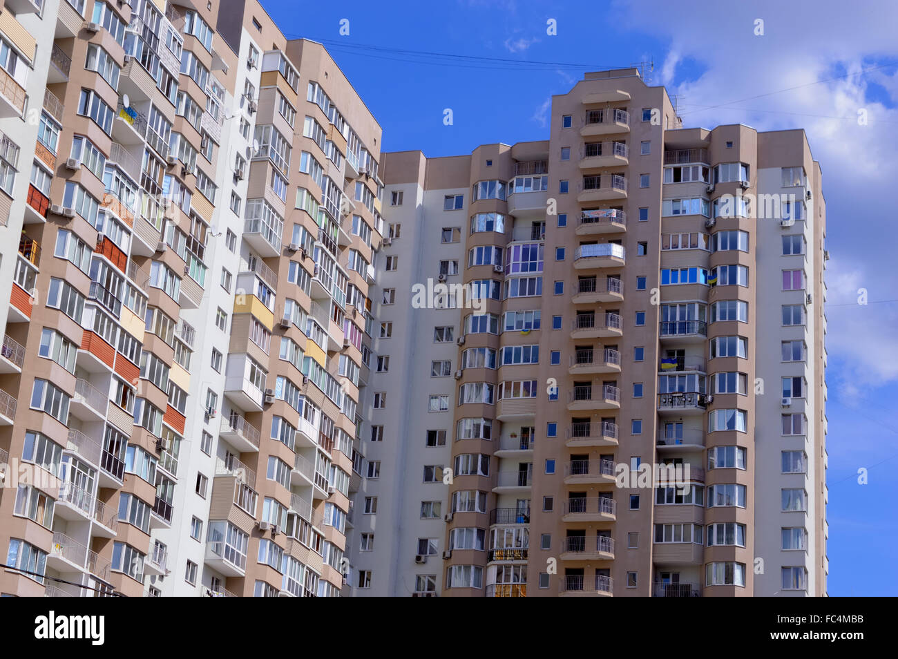 Modern multistorey condominium building hi-res stock photography and ...