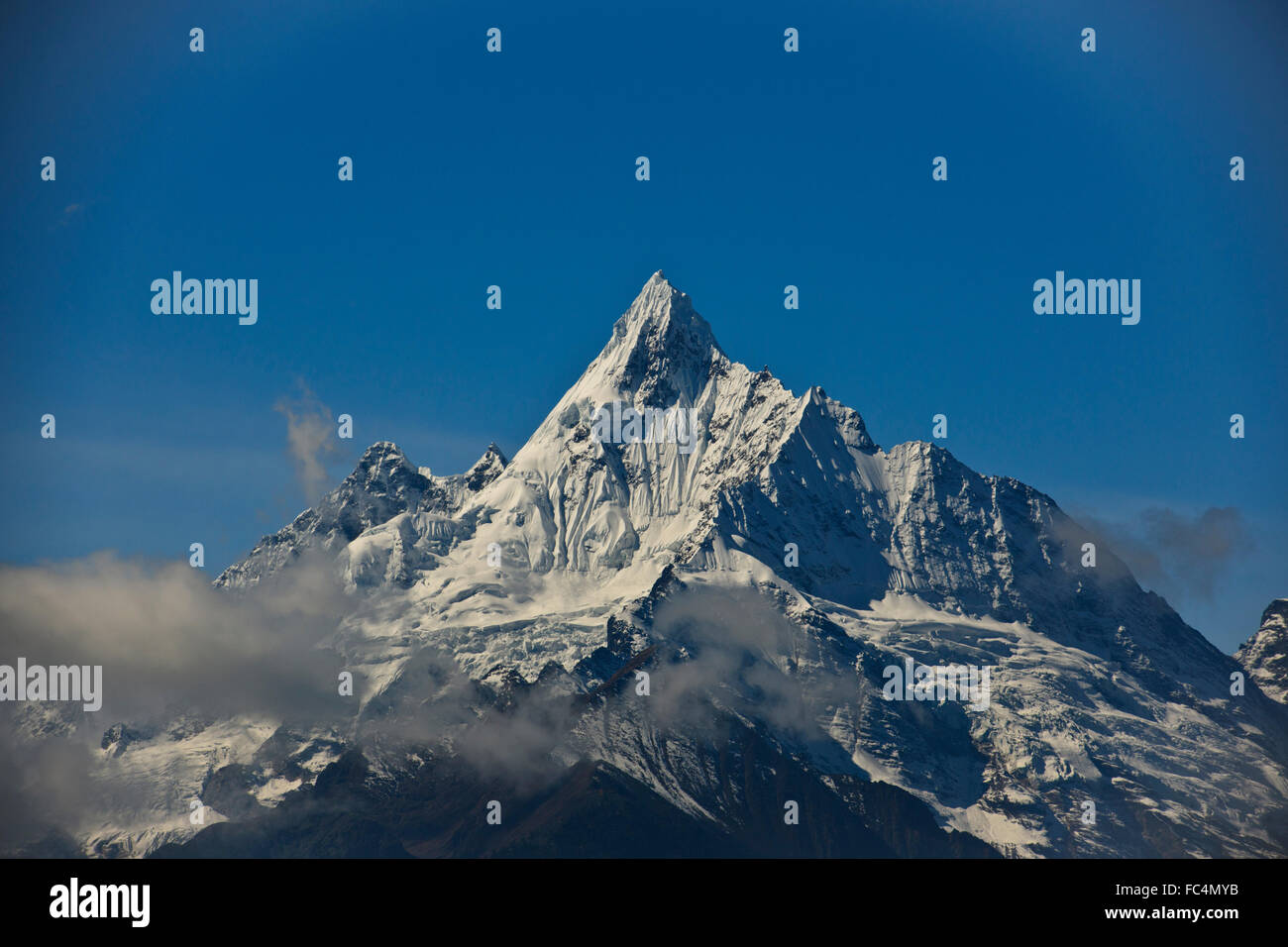 Meili Snow Mountain Range,Mingyong Glacier,Holy Kawagebo Peak worshiped ...