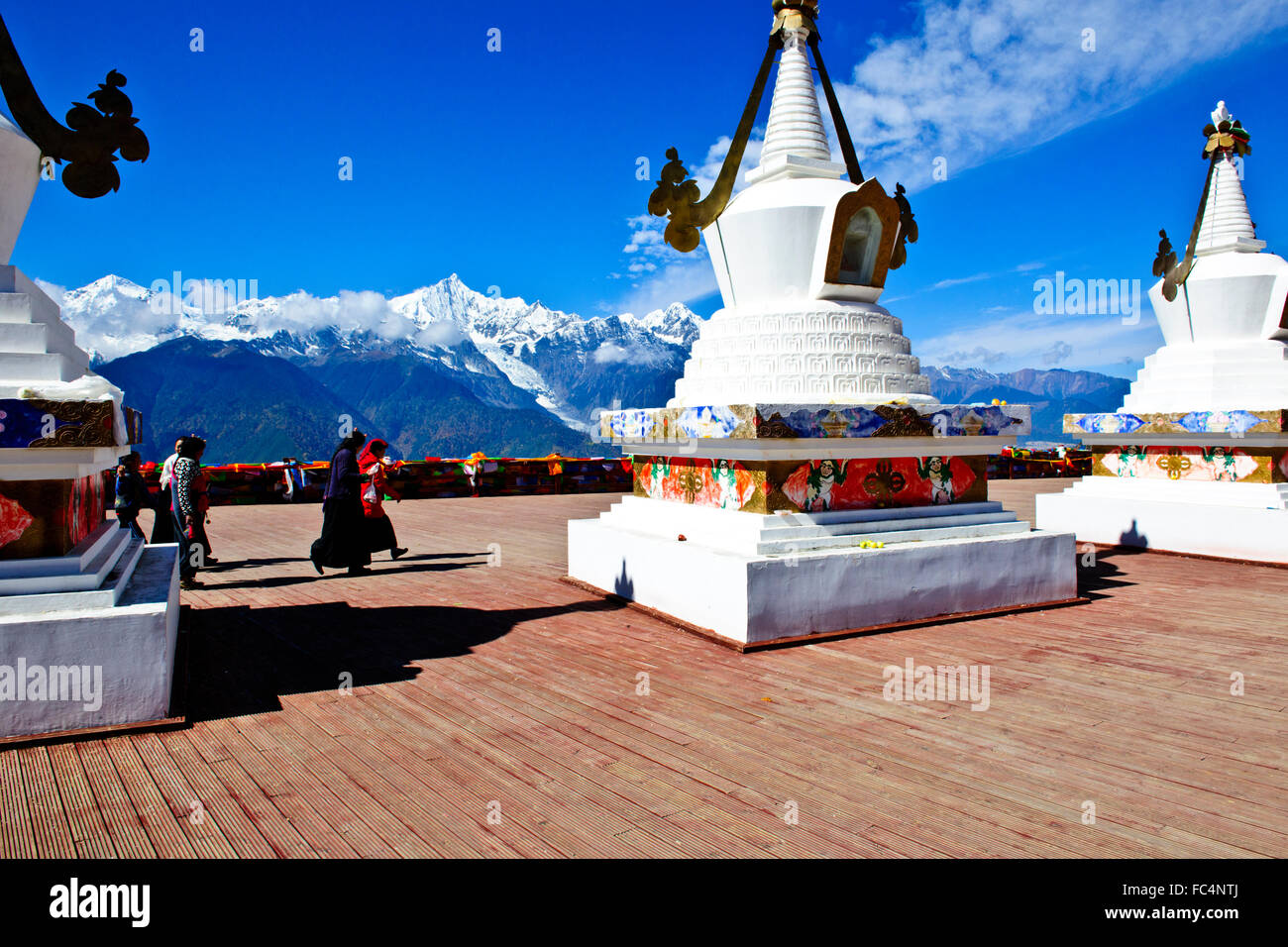 Feilal Temple Mingyong Glacier,Meili Snow Mountain Range,Holy Kawagebo ...