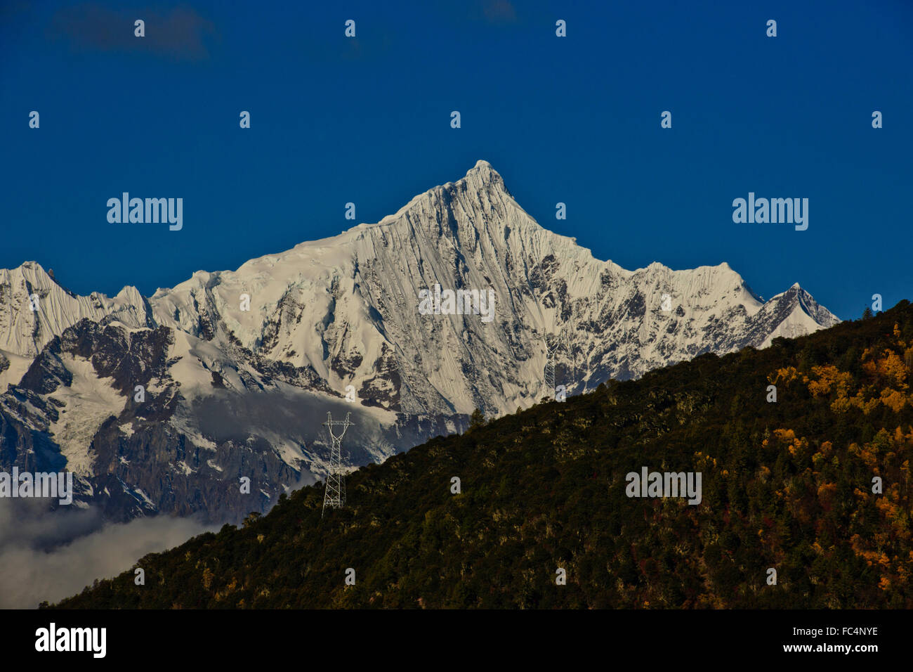 Meili Snow Mountain Range,Mingyong Glacier,Holy Kawagebo Peak worshiped ...