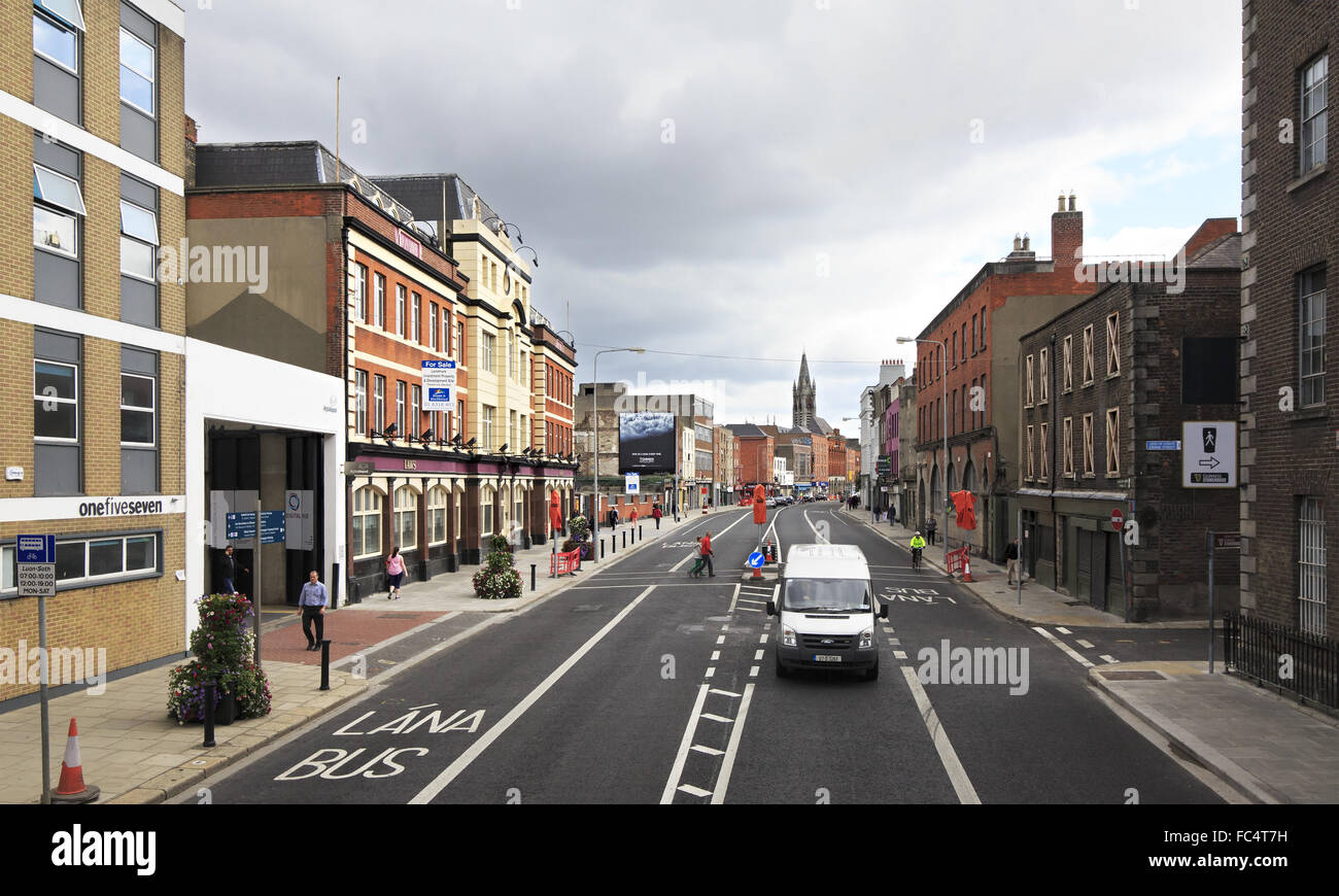 Streets of dublin hi-res stock photography and images - Alamy