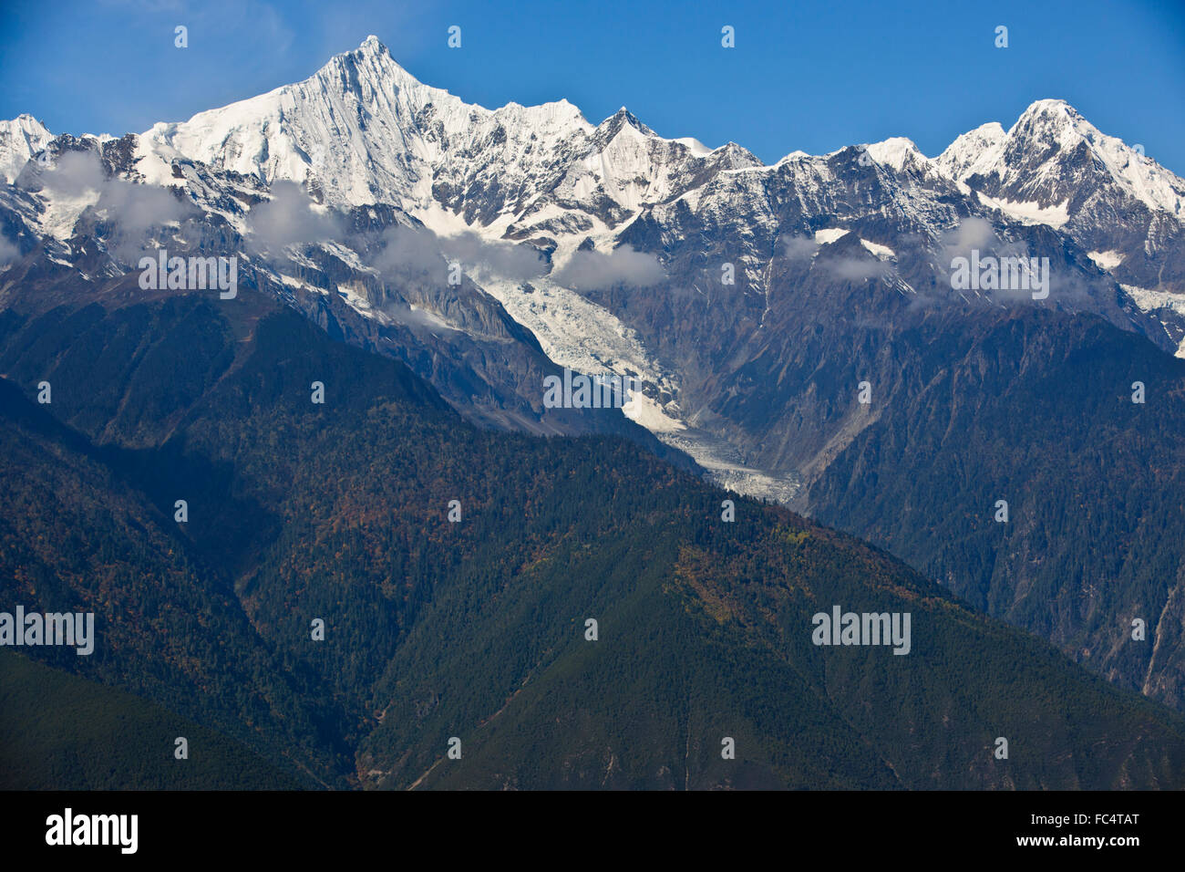 Meili Snow Mountain Range,Mingyong Glacier,Holy Kawagebo Peak worshiped ...