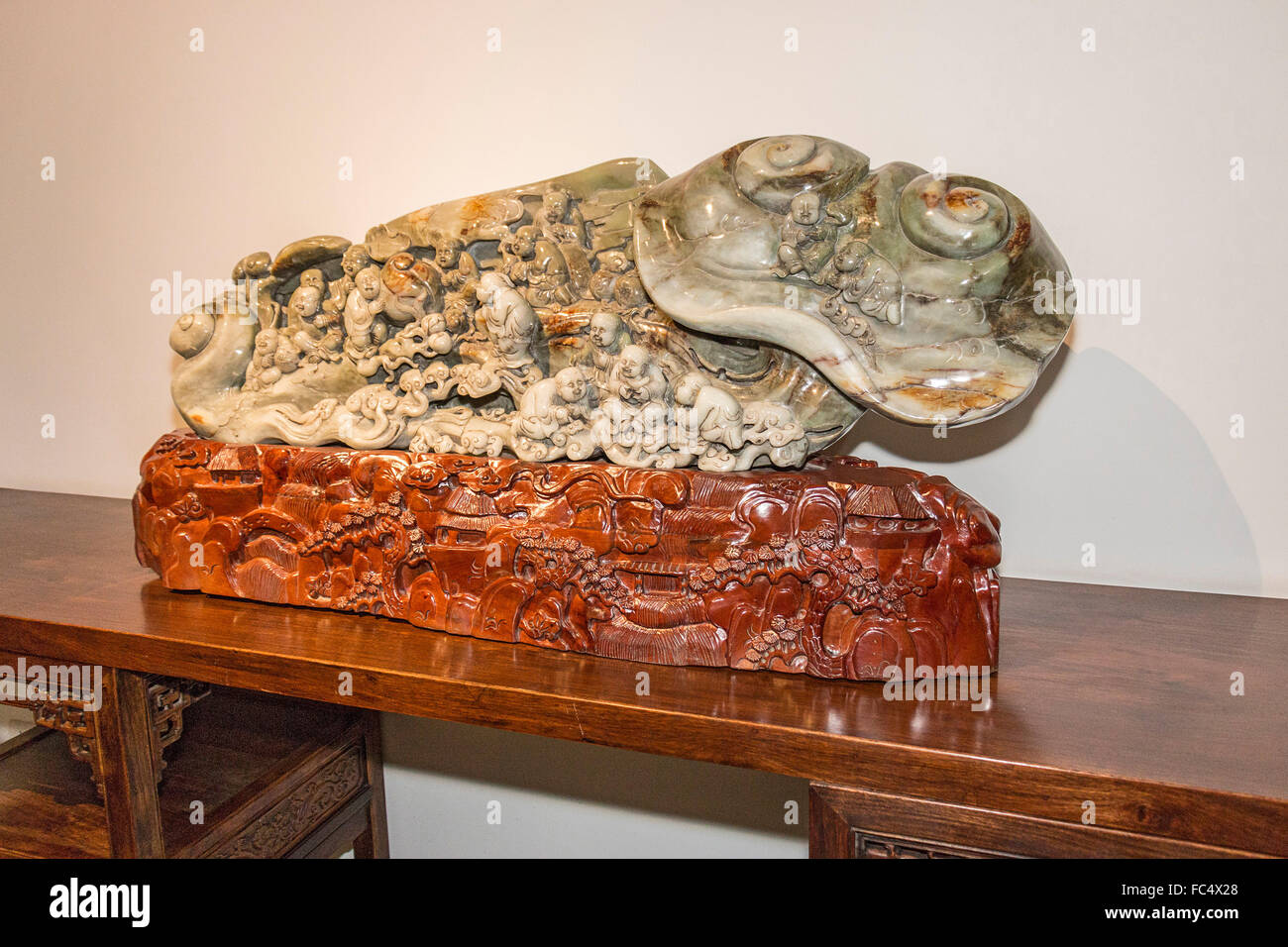 Jade carving hi-res stock photography and images - Alamy