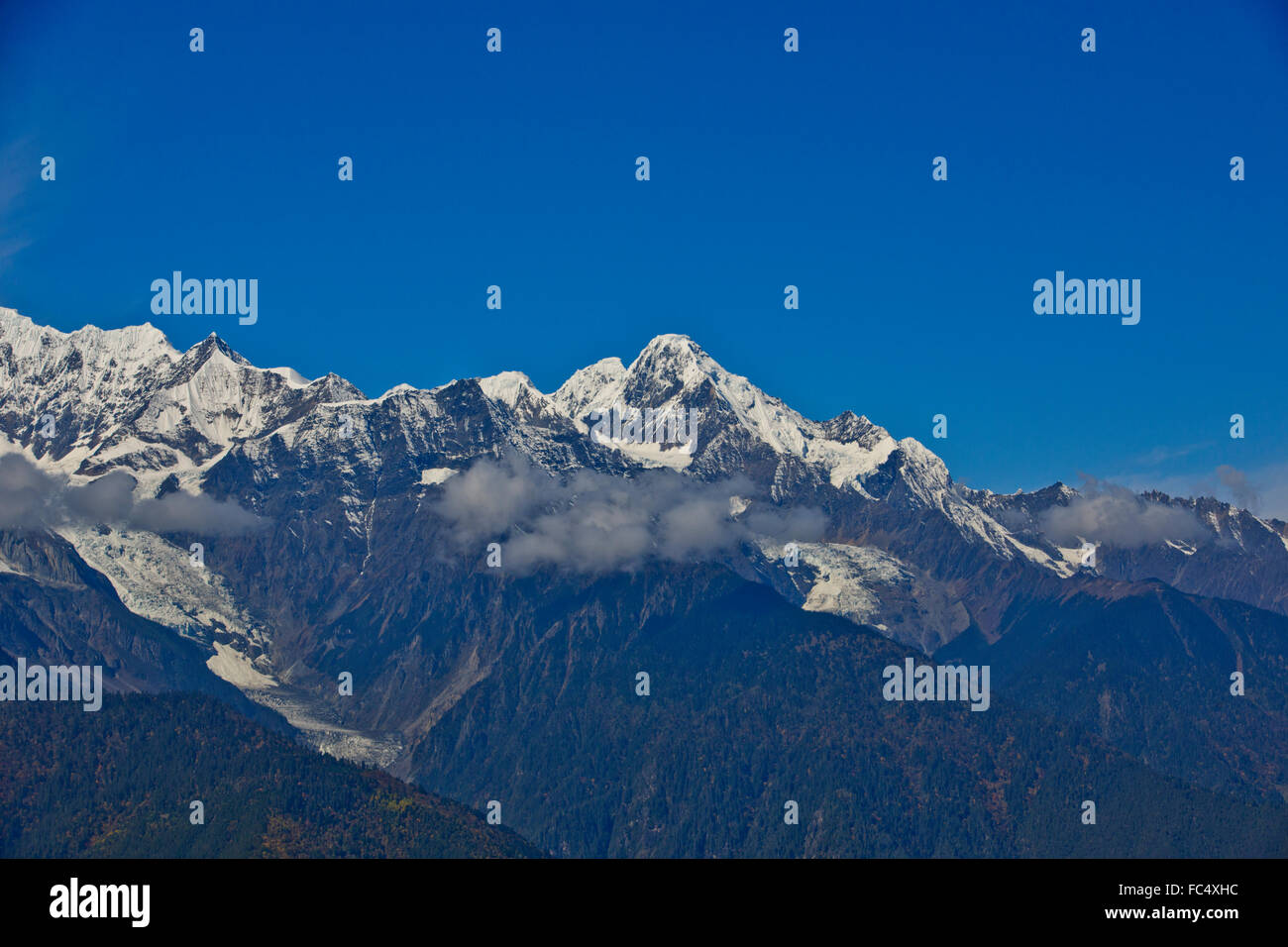 Meili Snow Mountain Range,Mingyong Glacier,Holy Kawagebo Peak worshiped ...