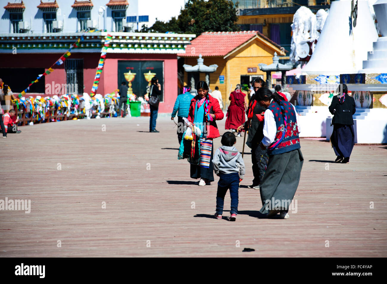 Feilal Temple Mingyong Glacier,Meili Snow Mountain Range,Holy Kawagebo ...