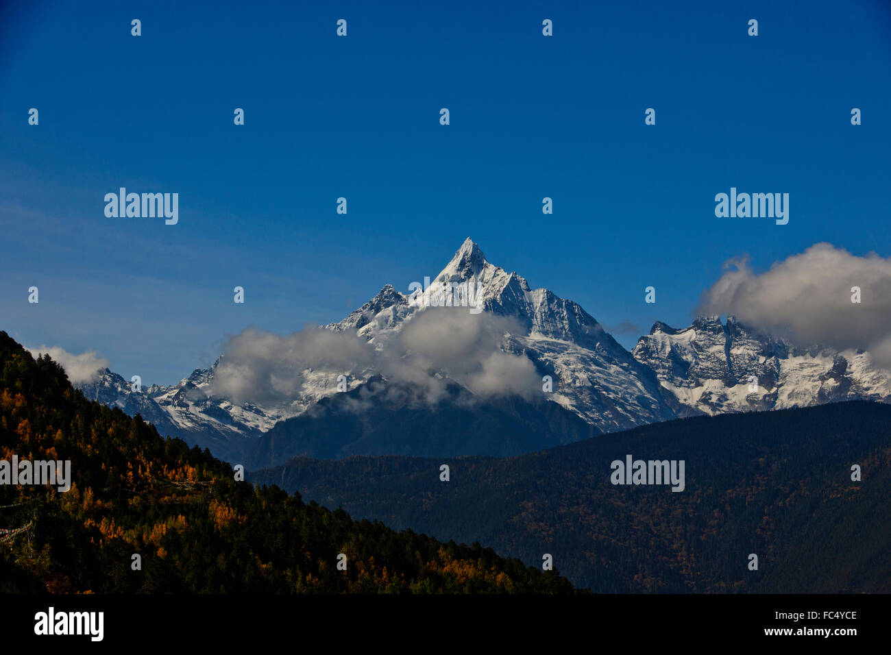 Meili Snow Mountain Range,Mingyong Glacier,Holy Kawagebo Peak worshiped ...