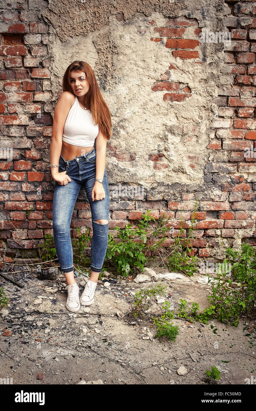 Girls in jeans hi-res stock photography and images - Alamy